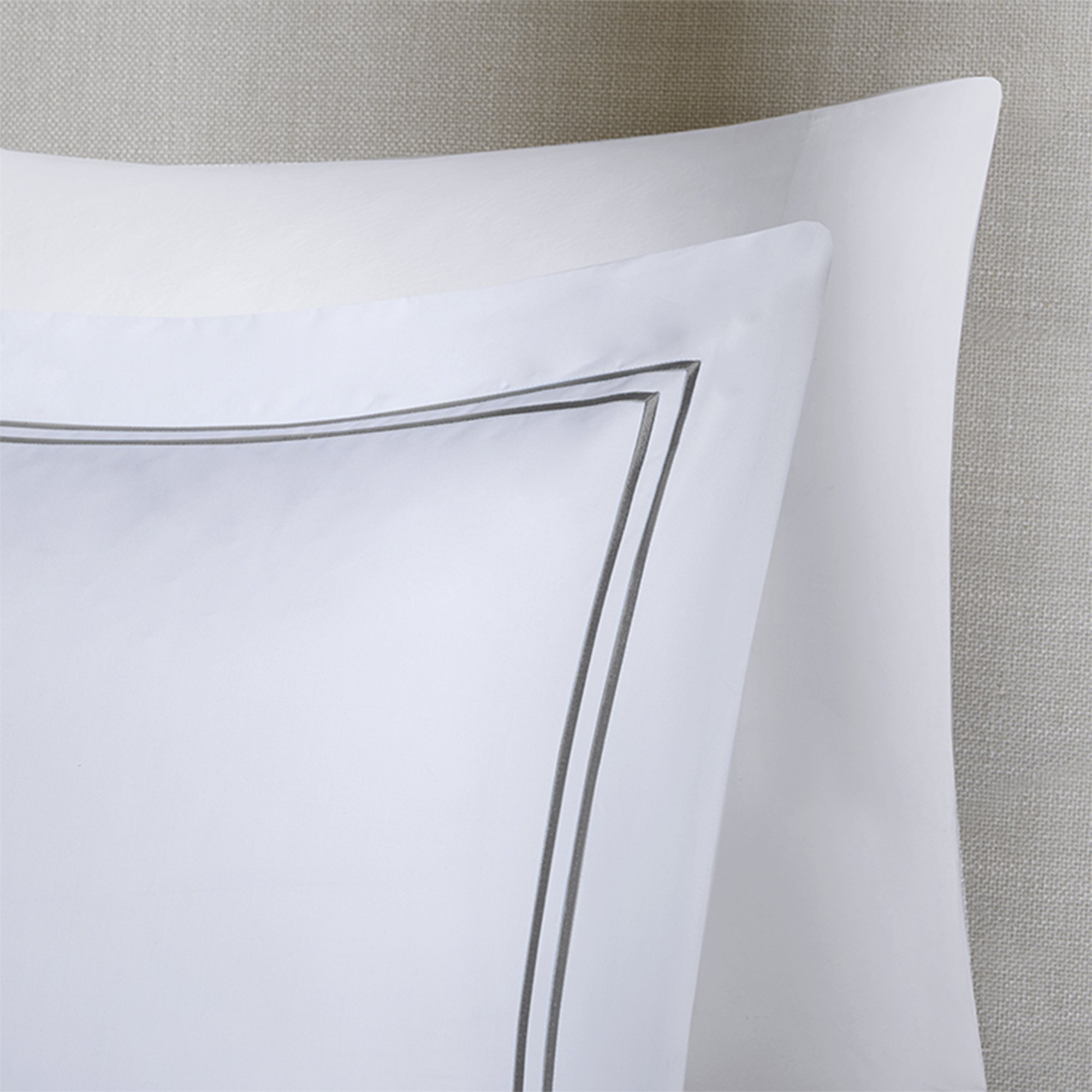 Madison Park Signature Luxury Collection 1000 Thread Count Embroidered Cotton Sateen 5 Piece Down Alternative Comforter Set King Grey (MPS10-088)