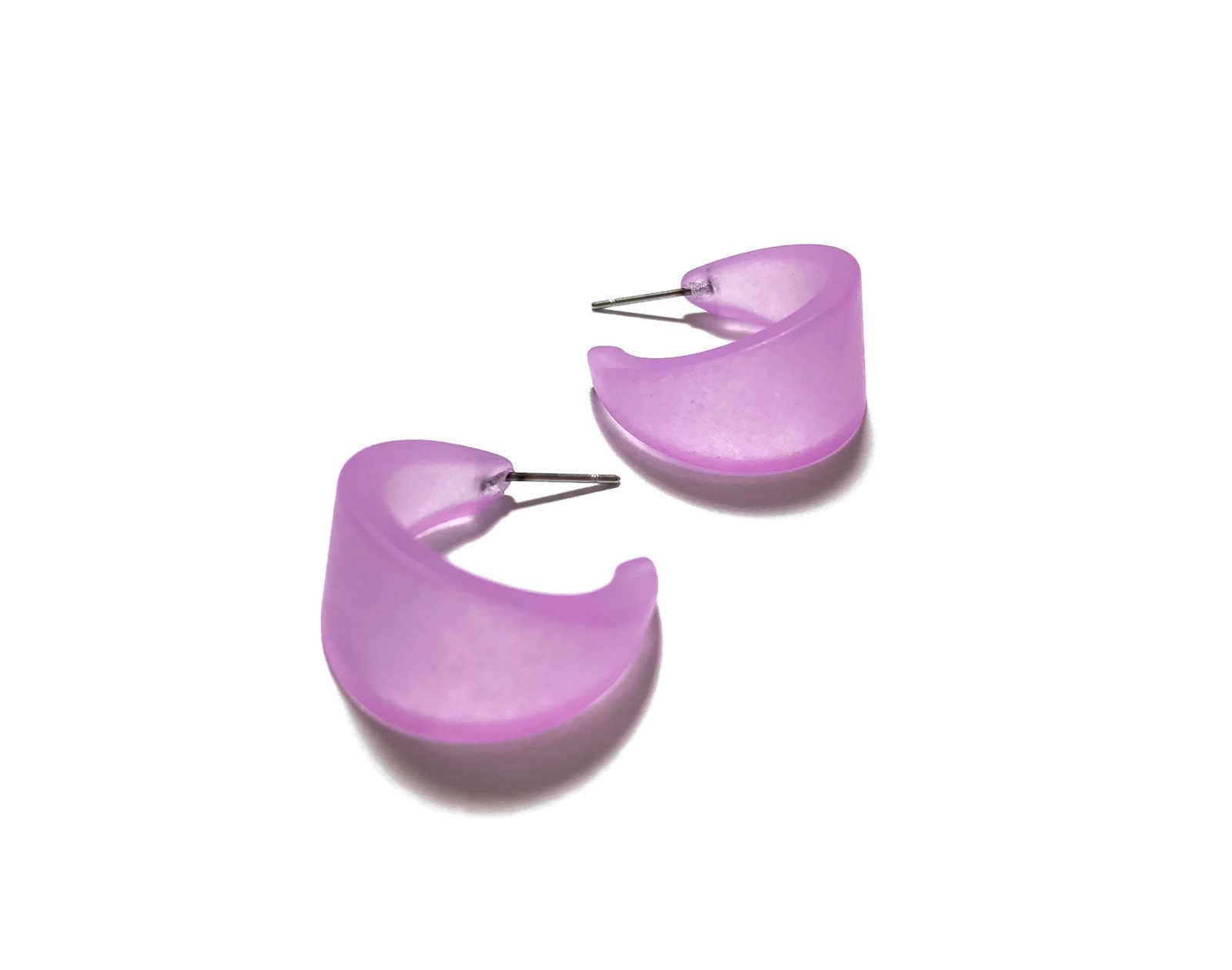 Lilac Purple Hoop Earrings | frosted retro style vintage lucite small marilyn hoops