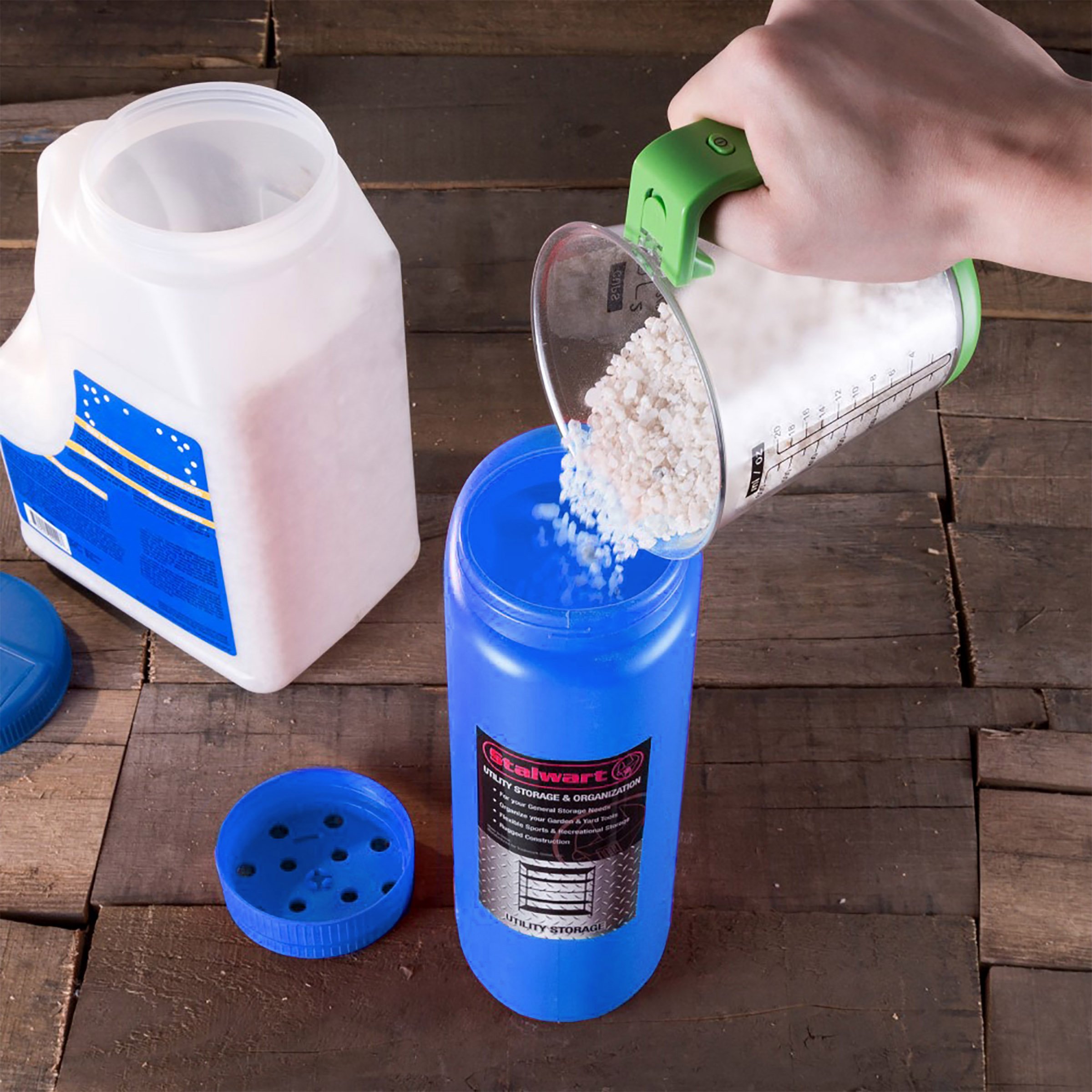 Snow Joe AZ-25-EB Melt-2-Go Nature + Pet Friendly CMA Blended Ice Melter & Stalwart 82-YJ487 Spreader, Salt and Seed Spreader, Also for Fertilizer, Deicing/Ice Melt by Stalwart (Blue)