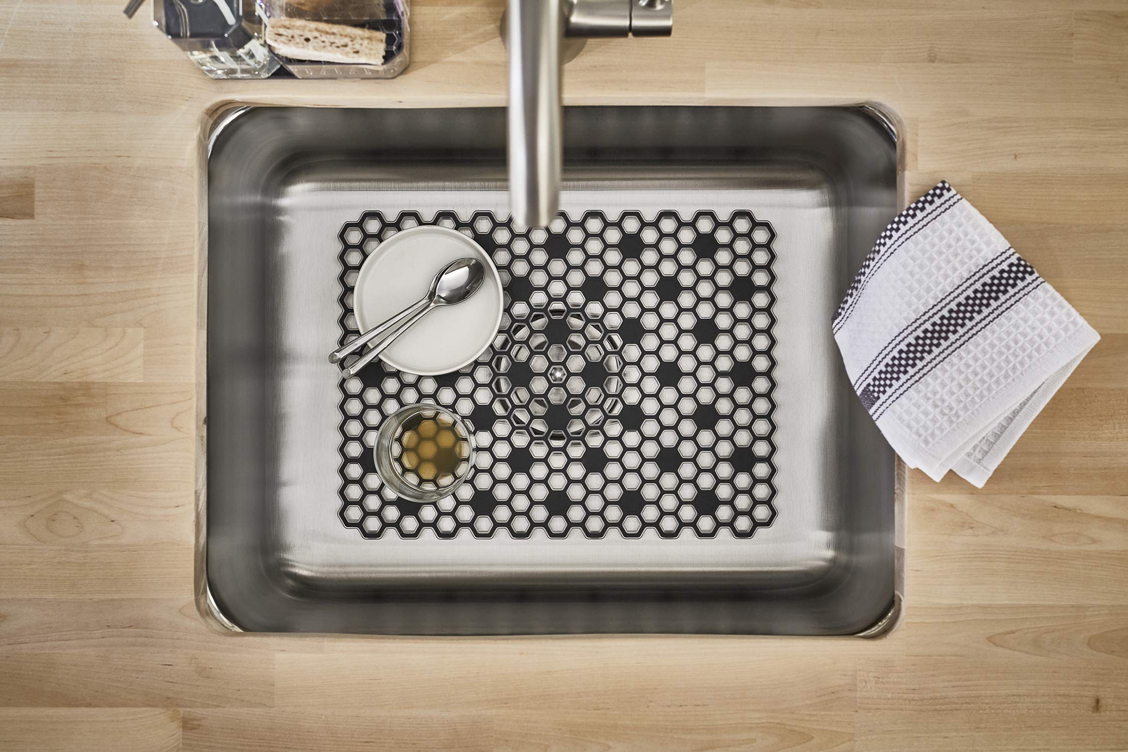 Spectrum Diversified Hexa Raised Feet Quick-Drying Heavy-Duty Protector with Non-Slip Surface, Large Farmhouse Sink Mat, Frost/Gray