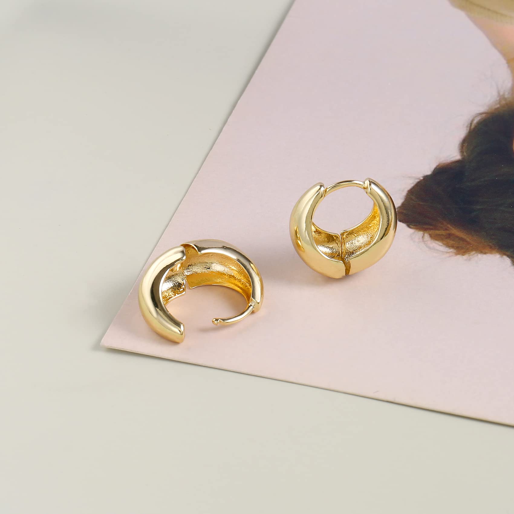 Small Thick Gold Chunky Hoop Earrings Lightweight Huggie Hoops For Women