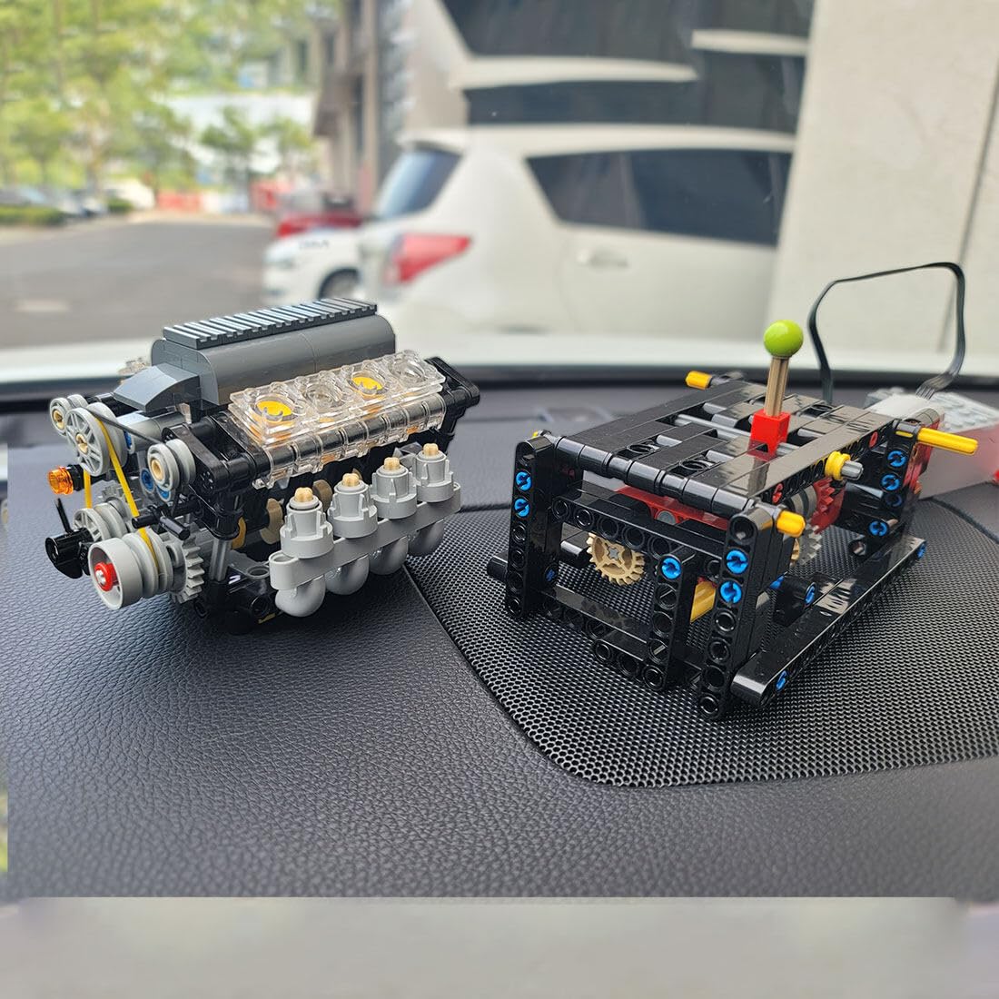 LDesign Dynamic V8 Engine Model Building Toy Set with Gearbox, Engine Building Kit Hobby DIY STEM Toy, 568PCS Compatible with Lego Technic