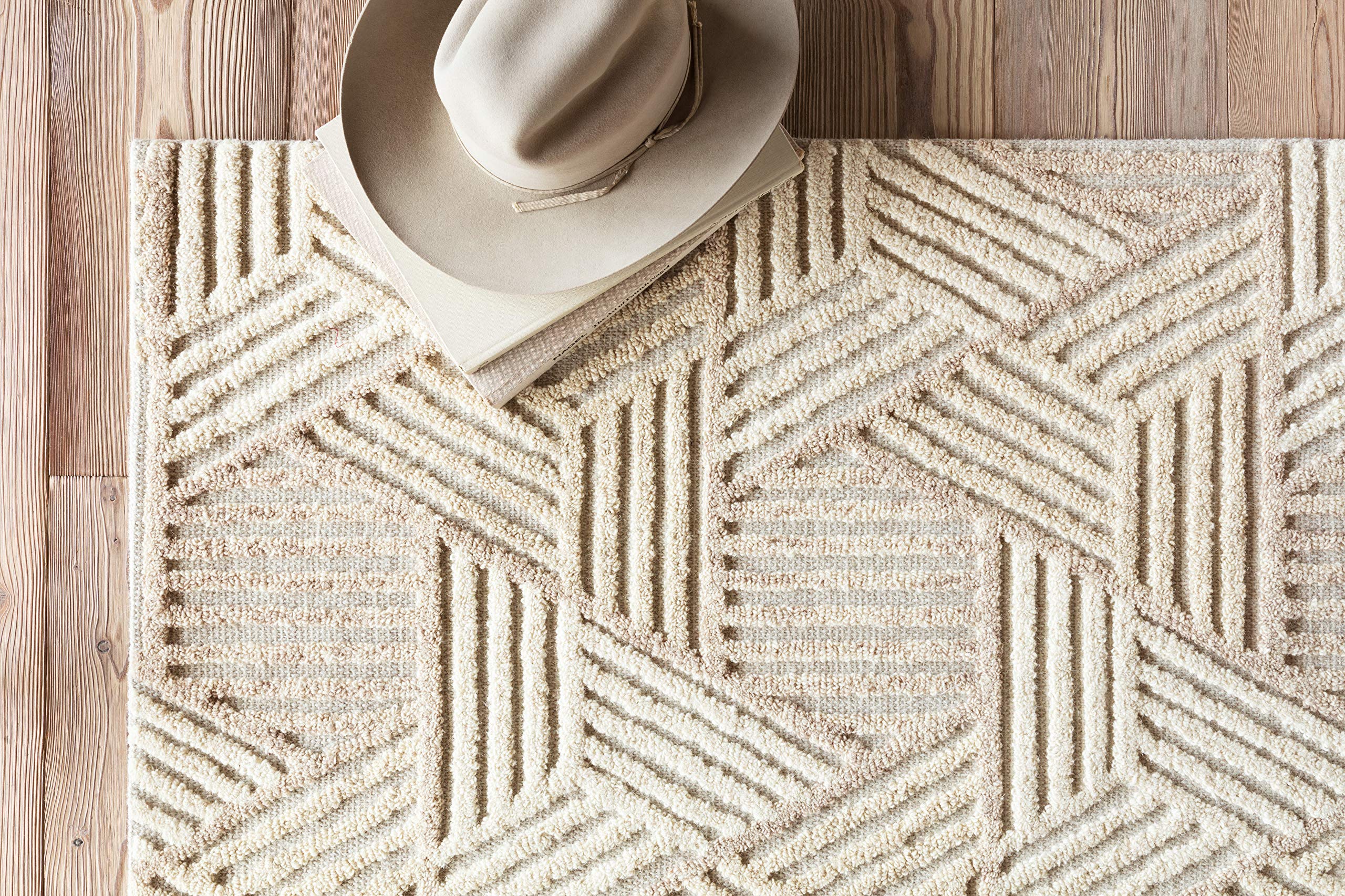 Loloi Ehren Collection EHR-04 Oatmeal/Ivory 2'-3" x 3'-9" Accent Rug