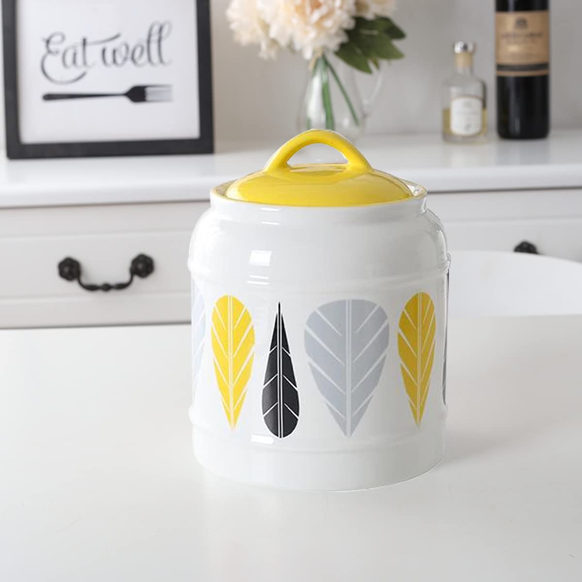 LLDAYU - Airtight Kitchen Canister Decorations with Lids, The simple and fresh design Ceramic Food Storage Container Canister - Yellow Leaves (750 ml/32 oz)