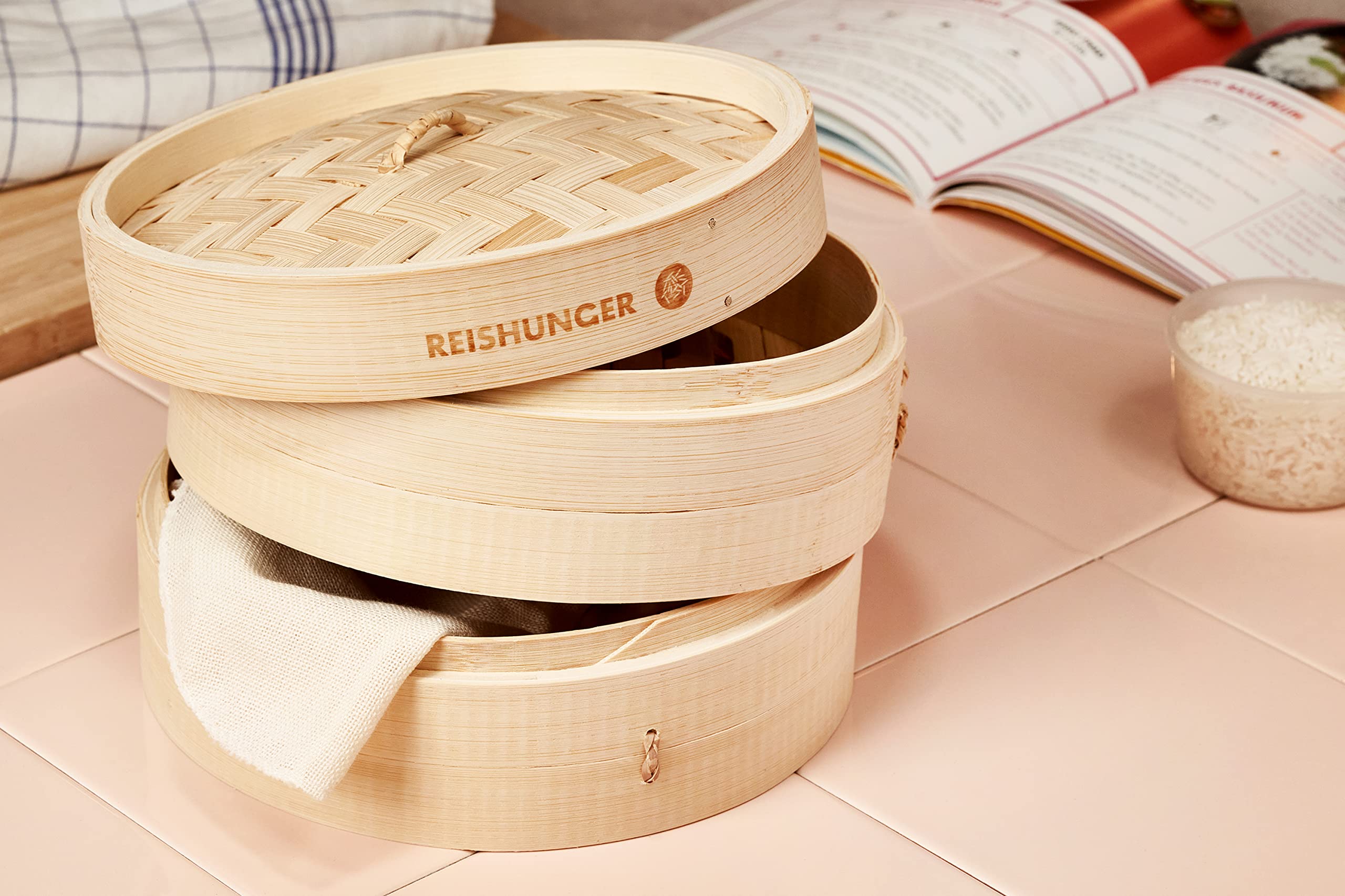 Reishunger Bamboo Steamer Handmade Basket, Traditional 2-Tier Design - 8 Inch - for Dumplings, Rice, Dim Sum, Vegetables, Fish and Meat - Incl. 2 Cotton Cloths