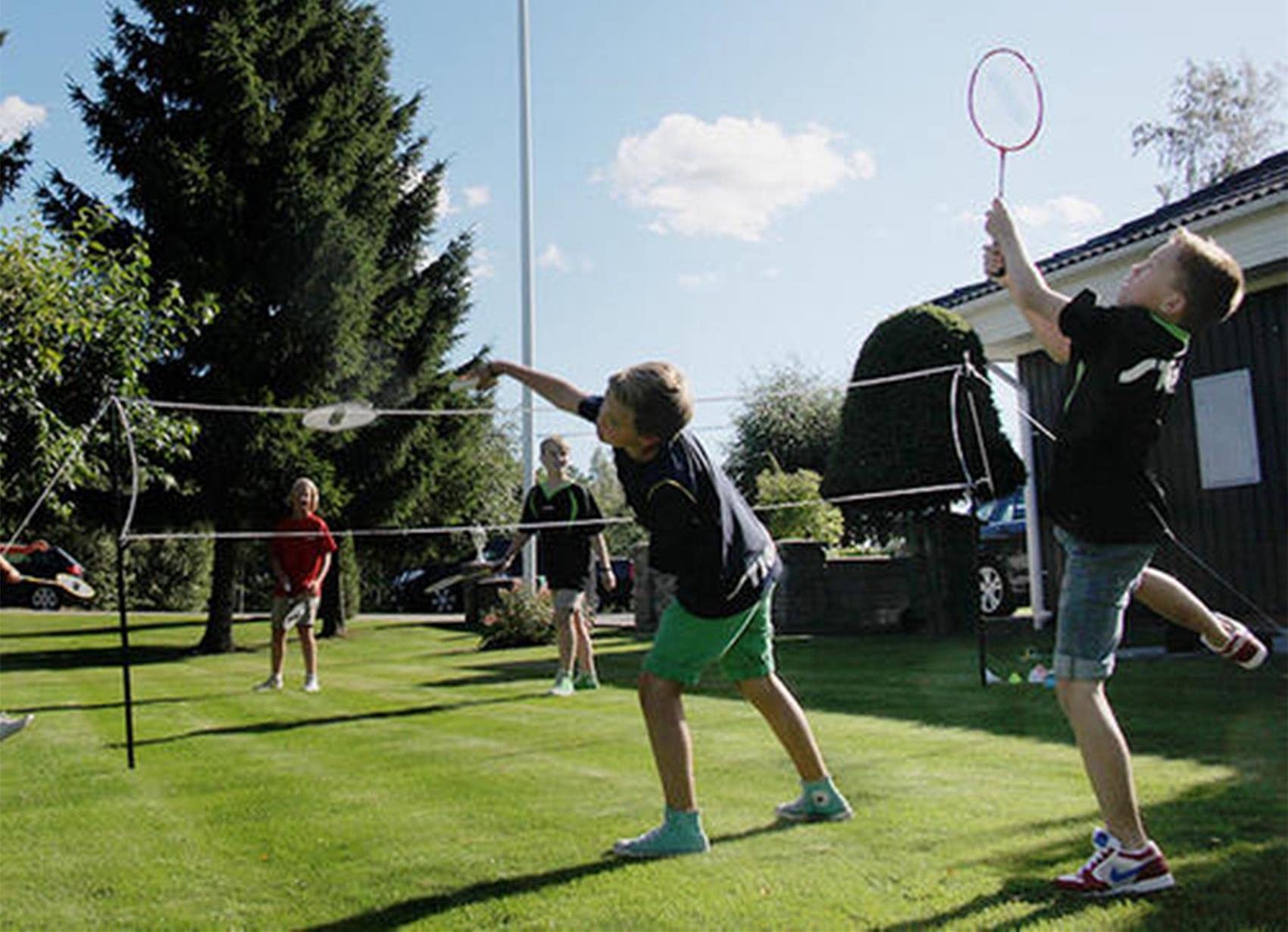 Portable Badminton Sets for Backyards with Net - Complete Badminton Sets