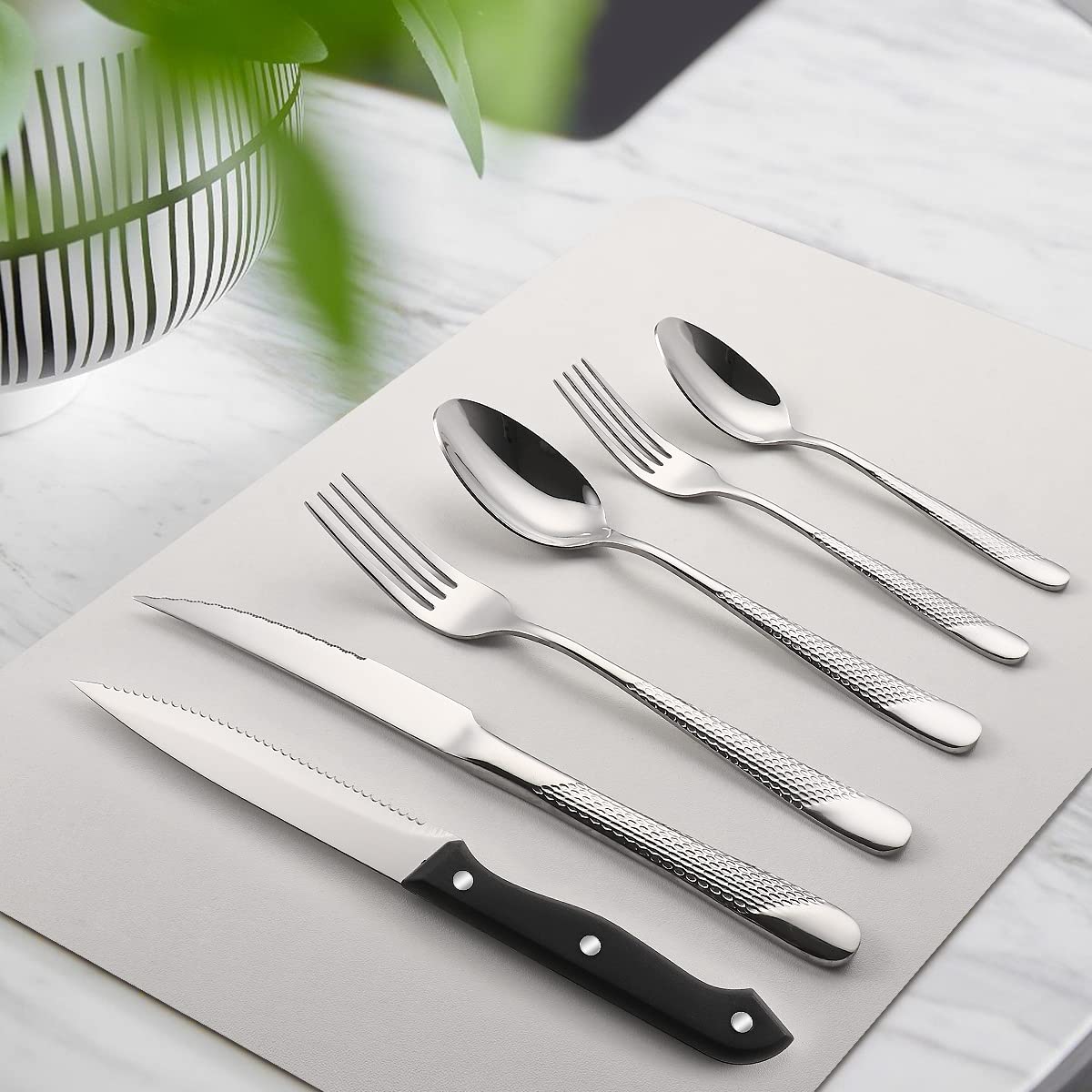 Stainless Steel Flatware Sets, 48-Piece Silver Hammered Sliverware Set with Steak Knife, Kitchen Utensil Set Service for 8, Mirror Polished Tableware Set For Home Restaurant Hotel