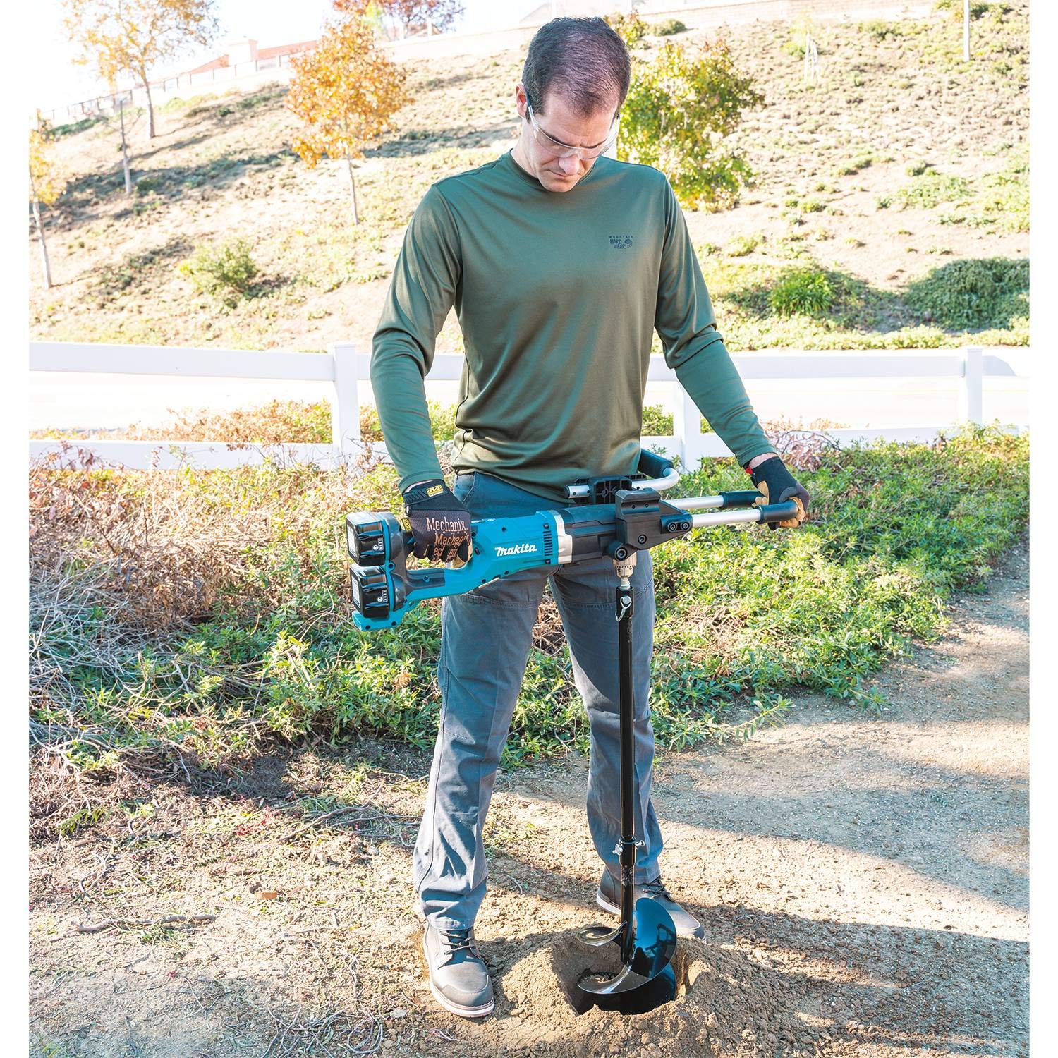 Makita XGD01PT 36V (18V X2) LXT® Brushless Earth Auger Kit (5.0Ah)