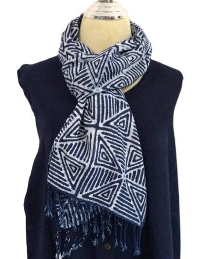 SO Thai - Handmade Indigo Batik scarf, handblock print, rayon fabric, size 55 * 180 cm. Indigo Blue