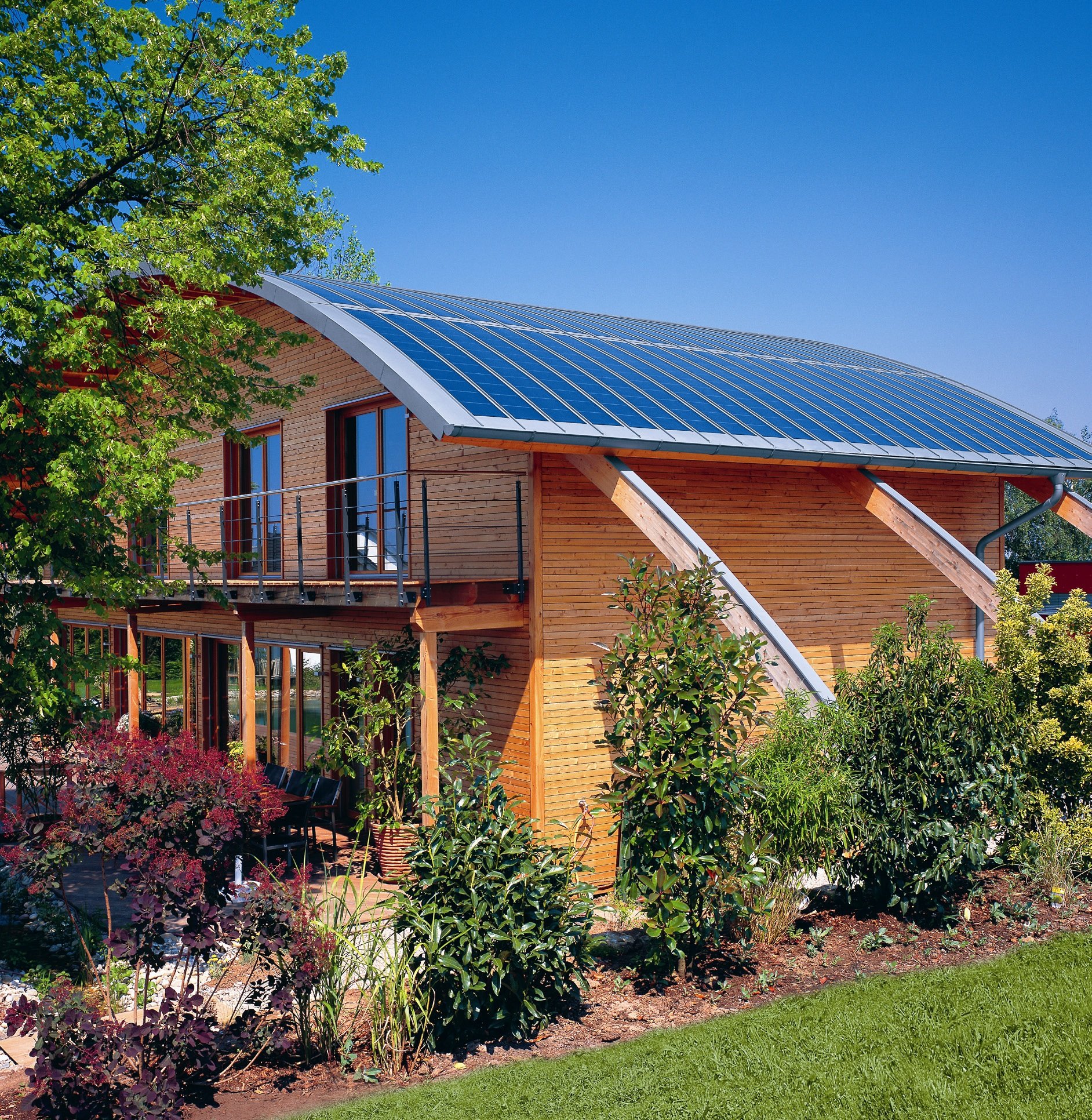 Uni-Solar PVL-136 PowerBond PVL 136 Watt 24 Volt 216-Inch x 15.5-Inch Flexible Solar Panel
