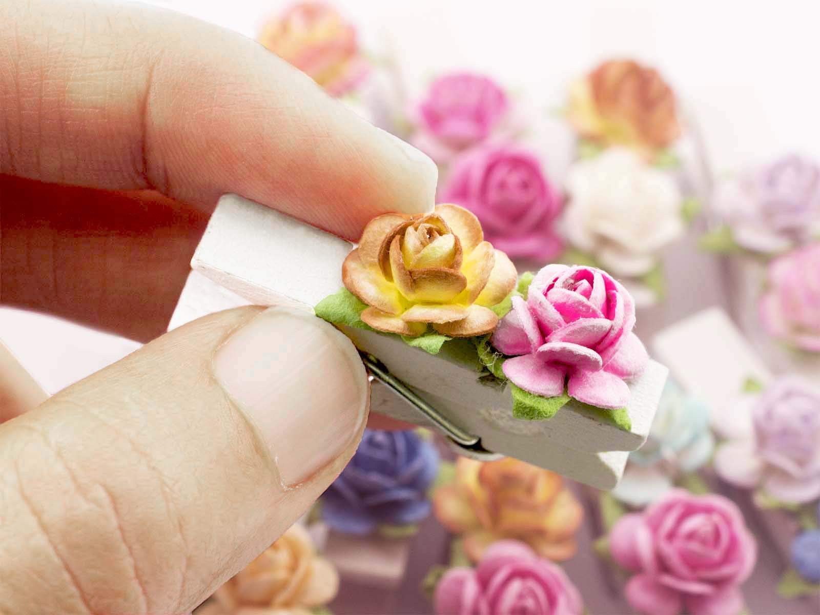 Summer-Ray 20 Handmade Mulberry Flower Decorated Mini White Wooden Clothespin Fridge Magnet