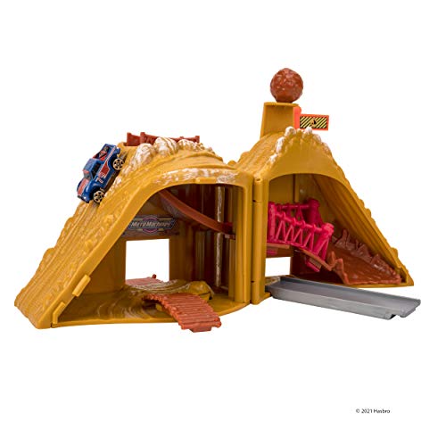 Micro Machines Micro Off-Road Adventure Expandable Playset - Features 1 Exclusive Mini-Vehicle - Collectible Themed Toy Cars β Tiny Vehicles, Huge World β Collect Them All