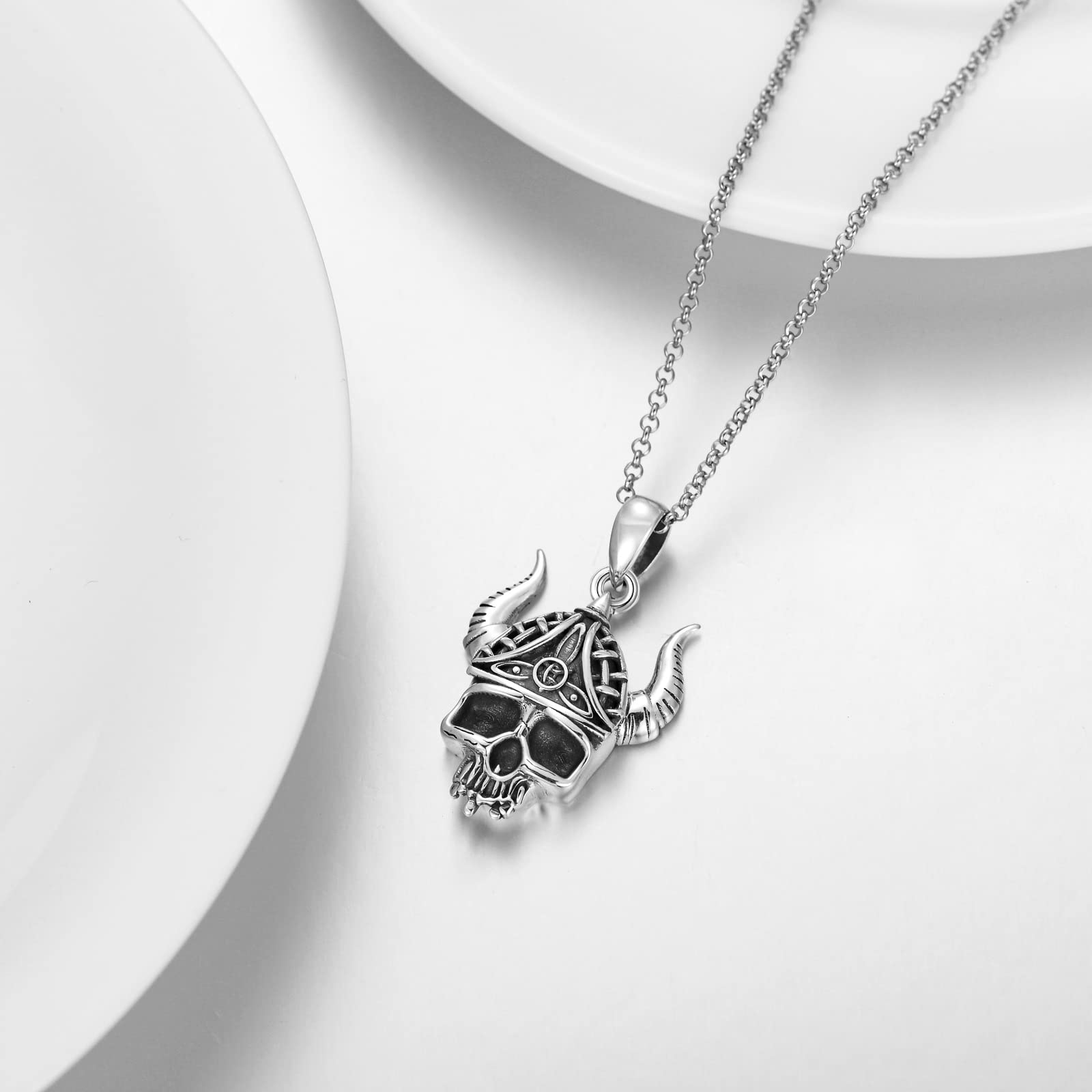 SIMONLY Saint George necklace 925 Sterling Silver Saint Medal Necklace Amulet Necklace Protection Jewelry for Men