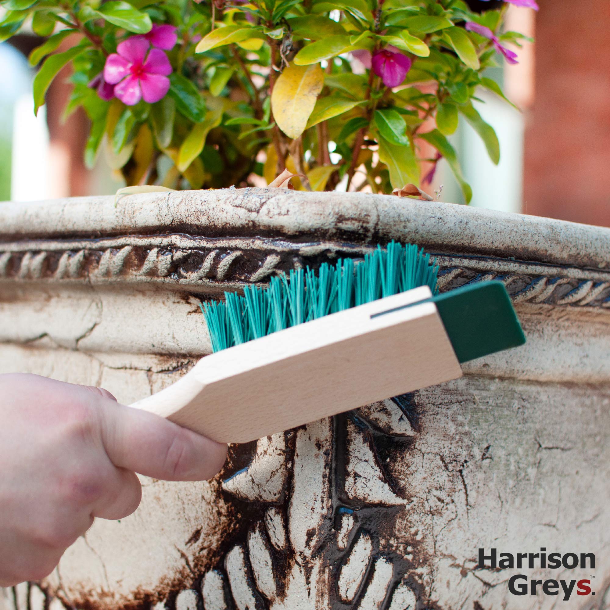 Scrubbing Brush Heavy Duty, Stiff Bristle Brush with Scraper - Wooden Scrub Brush, Bristle Brush for Cleaning, Lawn Mower Deck Scraper, Mower Cleaning Tool, Universal Outdoor Scrub Brush with Handle