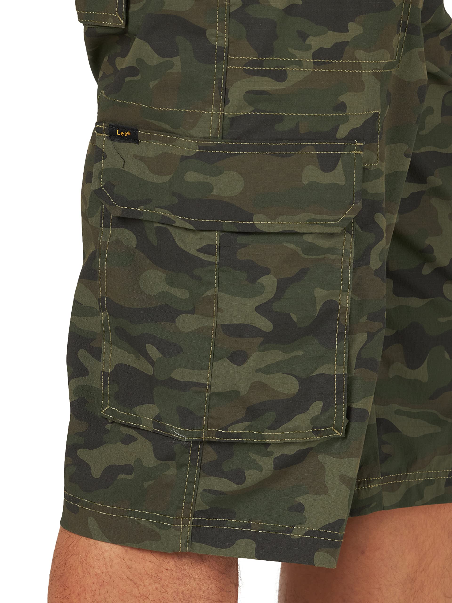 Lee Men's Extreme Motion Cameron Cargo Short, Green Camo, 40
