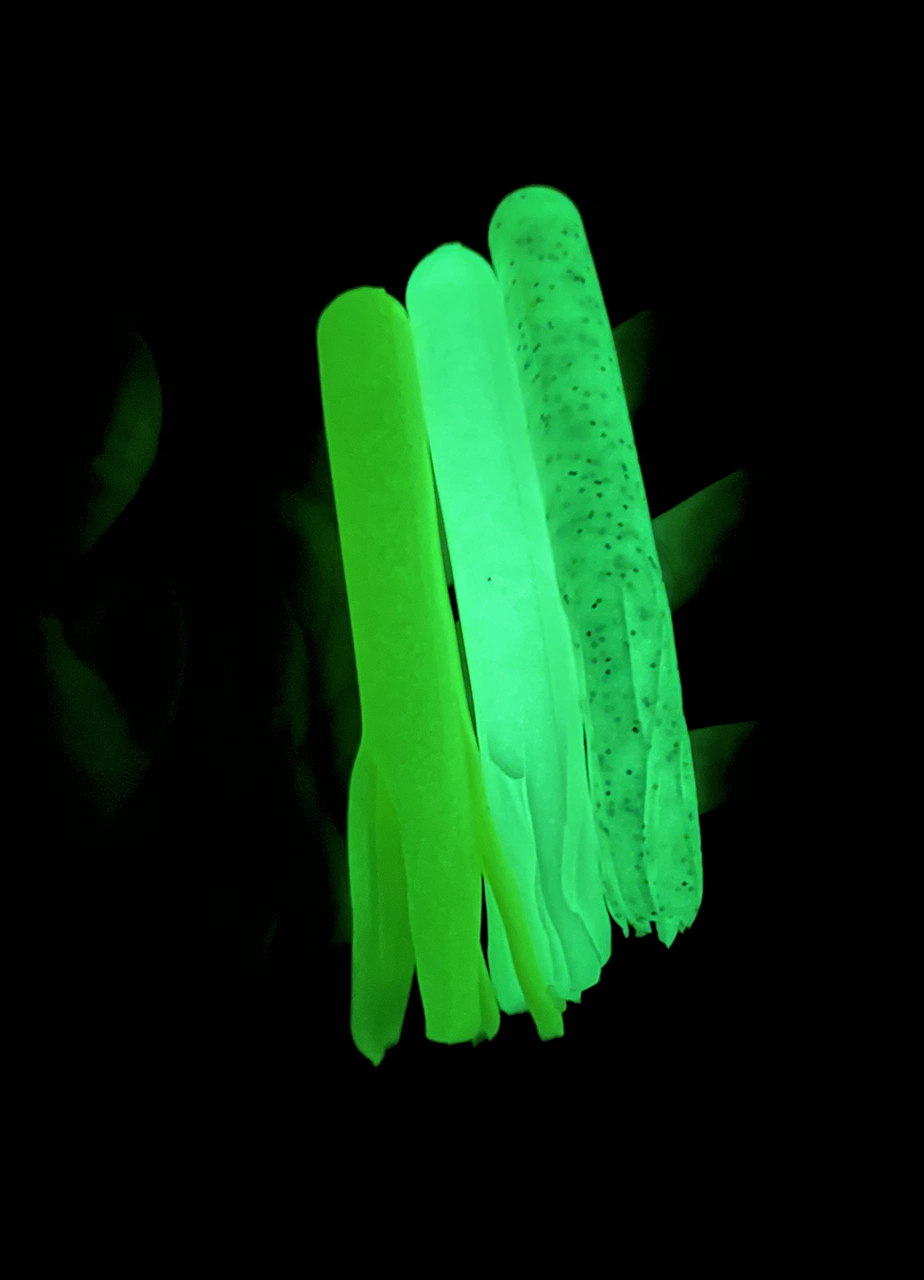 True North Baits - Glow Cup (USB Powered, 5 Volt) Glow baits Portable uv Glow Cup Glow Tubes Glow in The Dark ice Fishing Box kit USB Device Peche Accessories Black