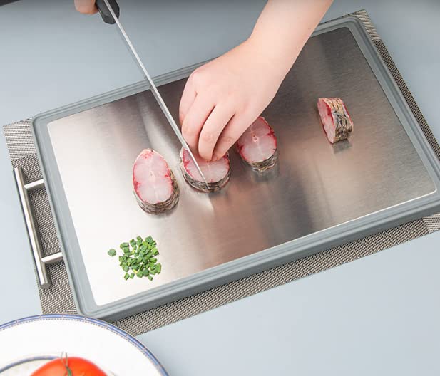 Stainless steel chopping board, no smell, anti-scratch, non-slip, safe and non-toxic can be used to process various meat, vegetables, fruits