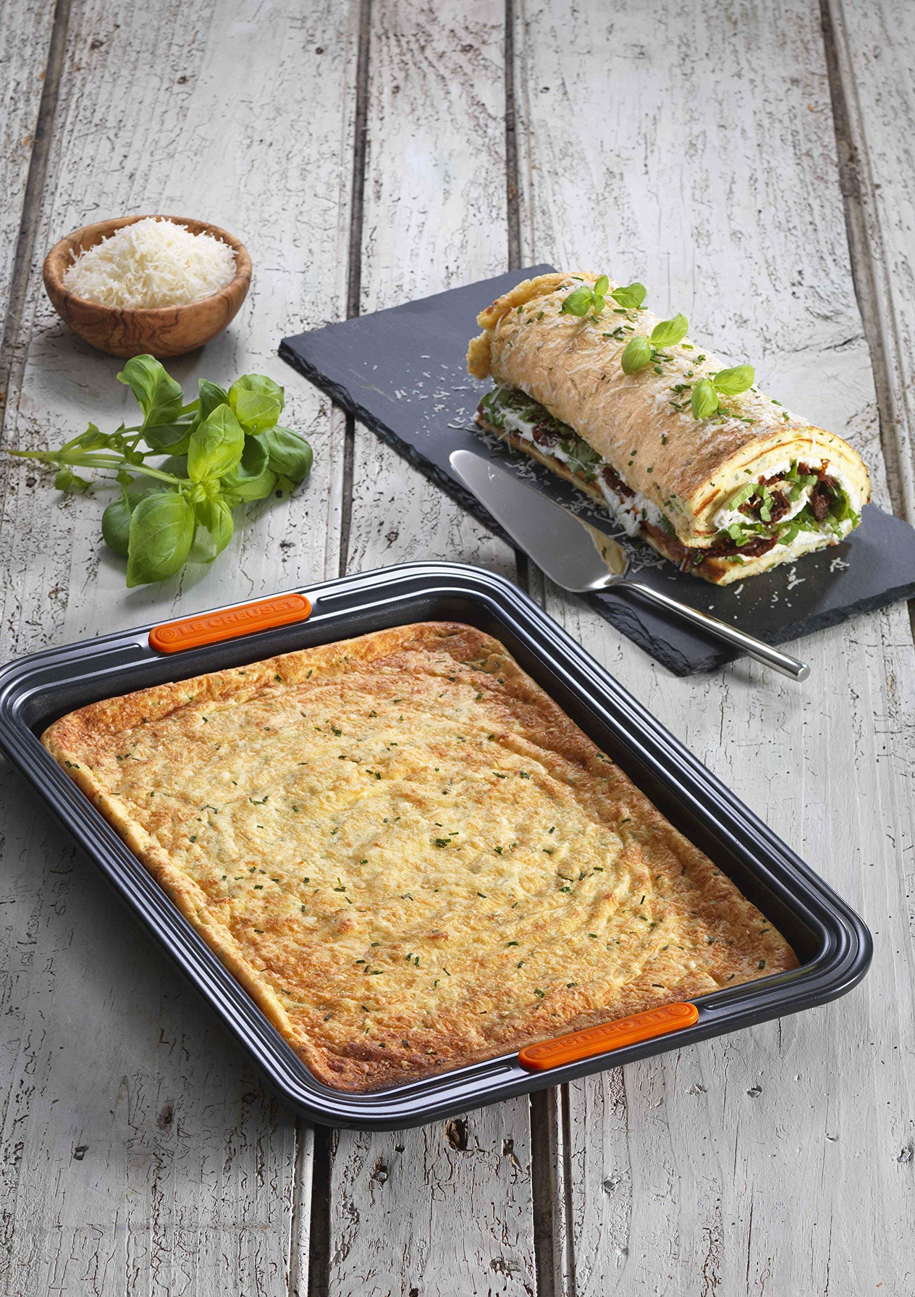 LE CREUSET Toughened Non-Stick Bakeware Swiss Roll Tin - 33 cm