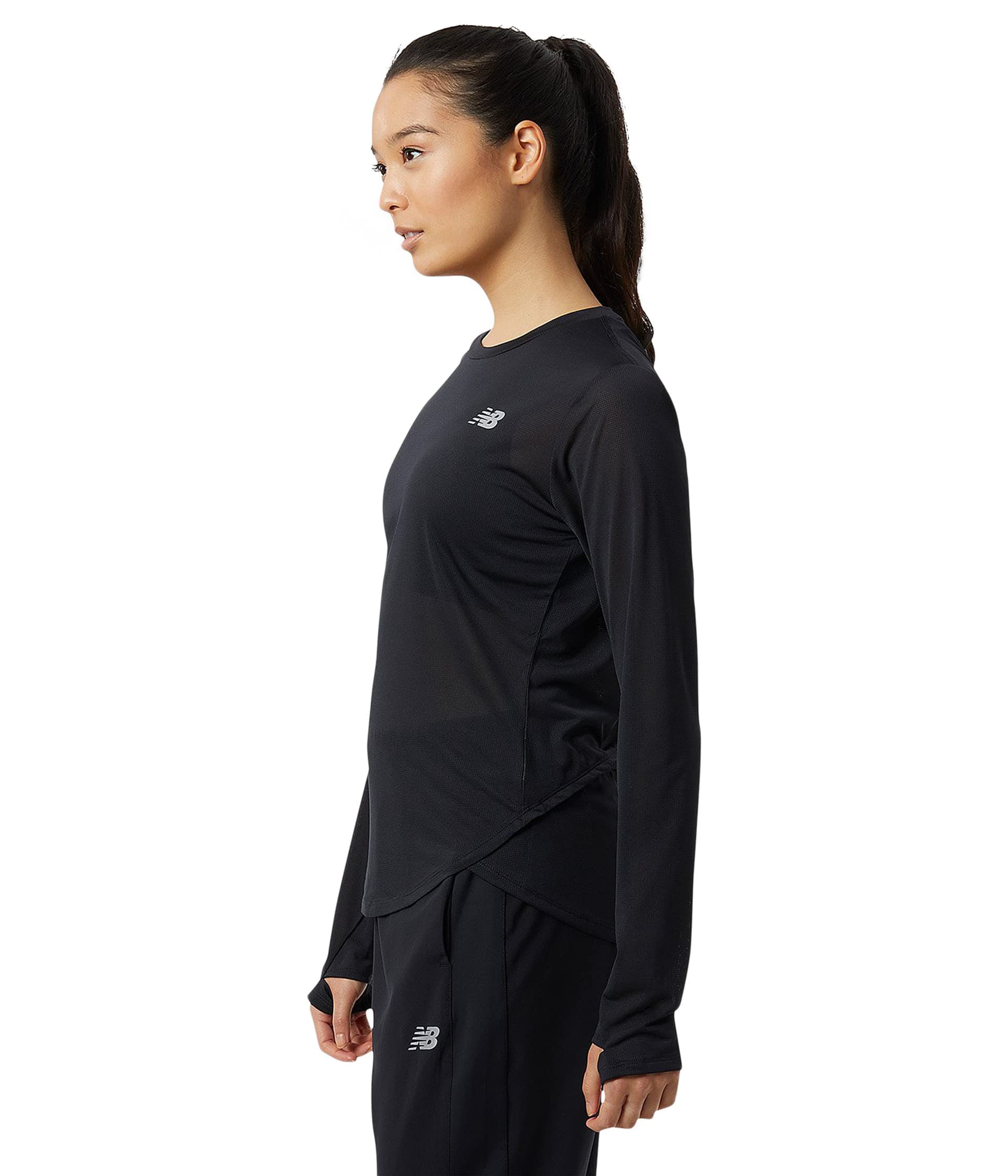 New Balance Women's Accelerate Long Sleeve 22, Black, Medium