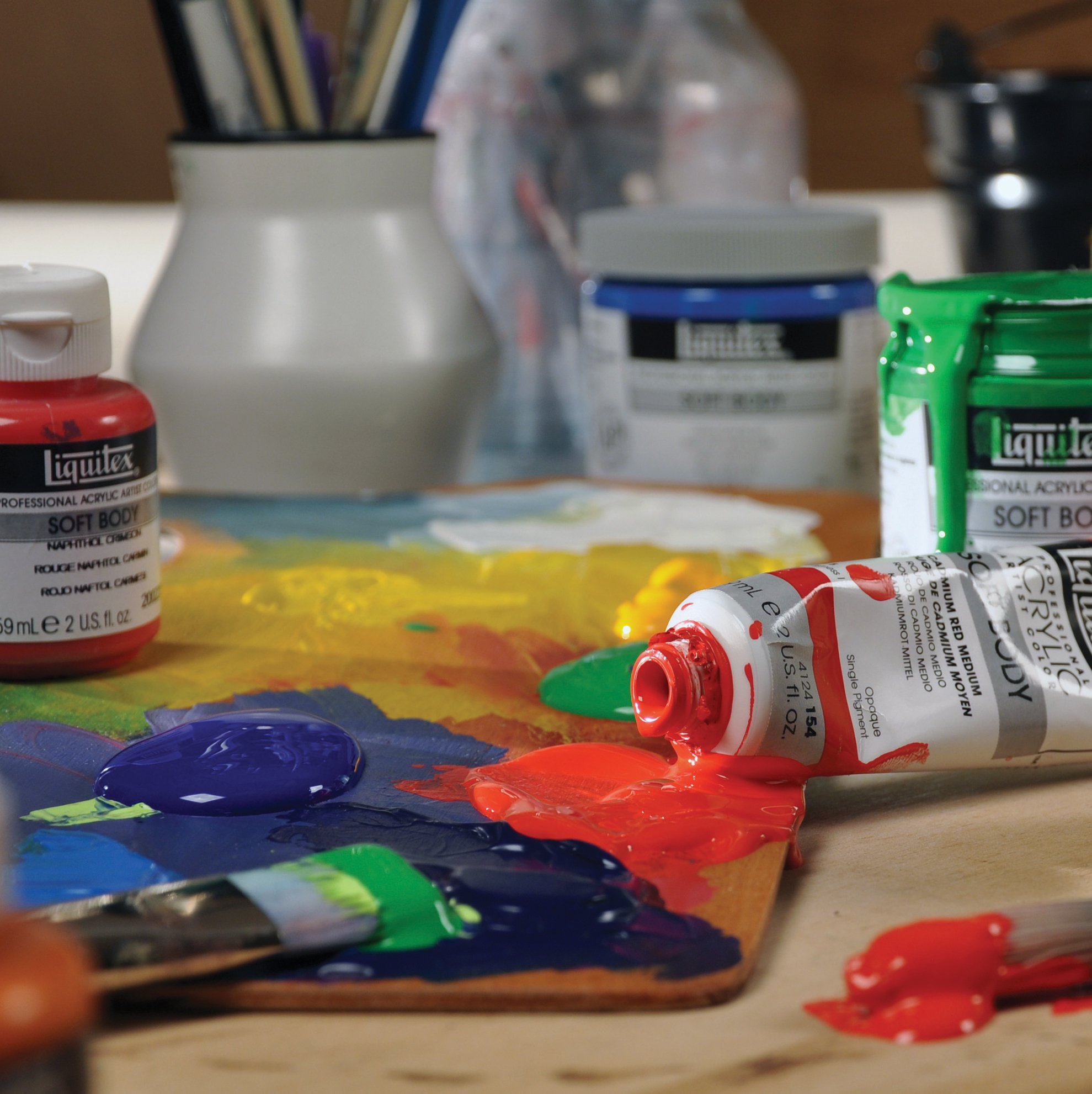 Liquitex Professional Soft Body Acrylic Paint 2-oz jar, Cadmium Red Deep Hue (2002311)
