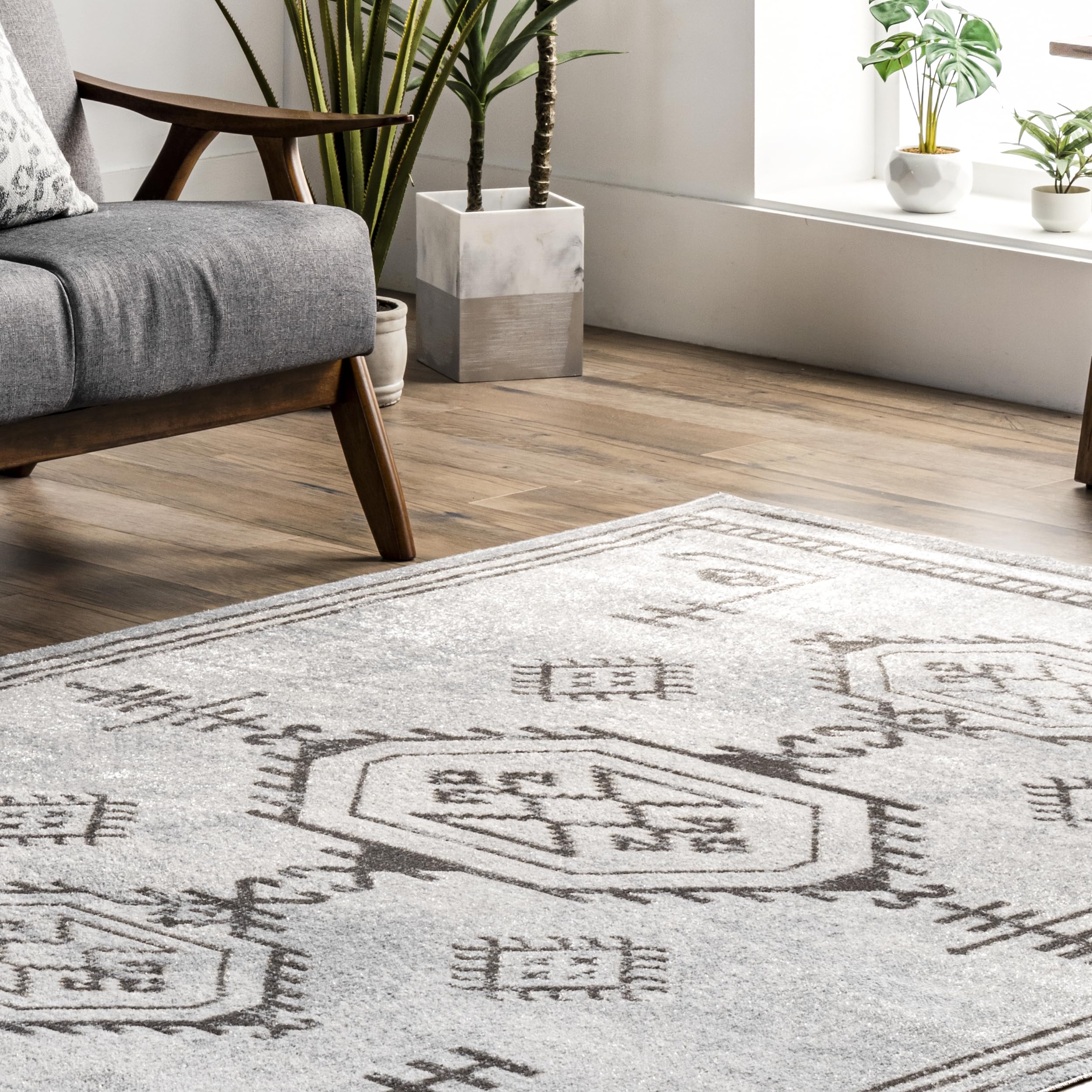 nuLOOM Kyleigh Machine Washable Southwestern Area Rug, 5x8, Light Grey