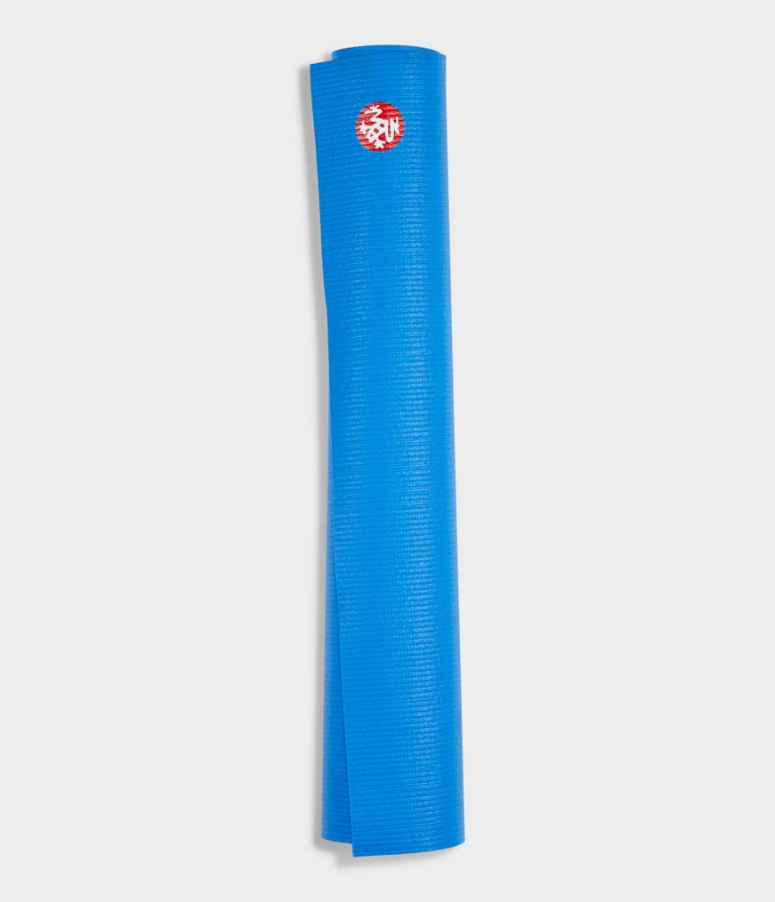 Manduka PRO Travel Yoga Mat 2.5mm Thin, Lightweight, Non-Slip, Made with Dense Cushioning for Stability and Support, 71 Inch, Be Bold Blue