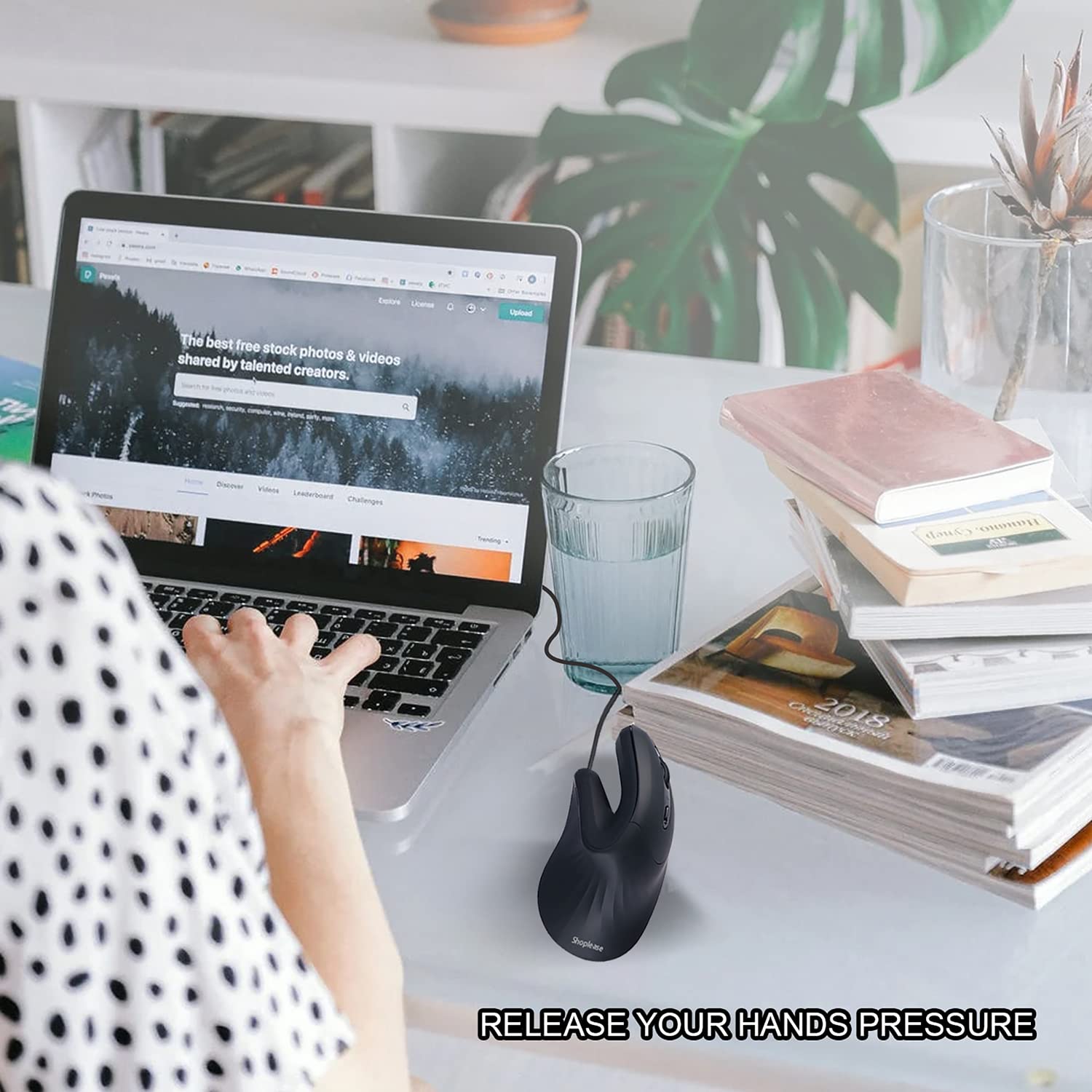 shoplease Silent Wired Vertical Mouse - Optical Ergonomic Mouse with 4 Adjustable DPI 800/1200/2000/3200 Compatible with Windows/macOS/iPadOS, Laptop, PC