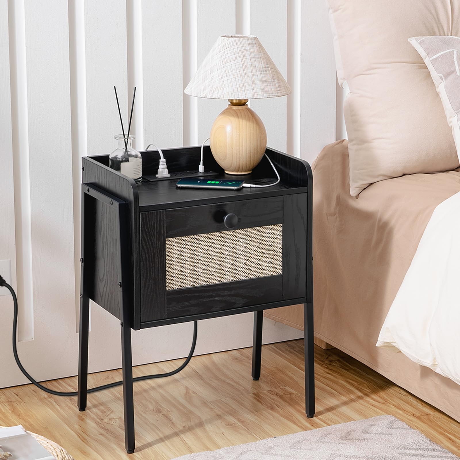 MAHANCRIS End Table ETHB73E01