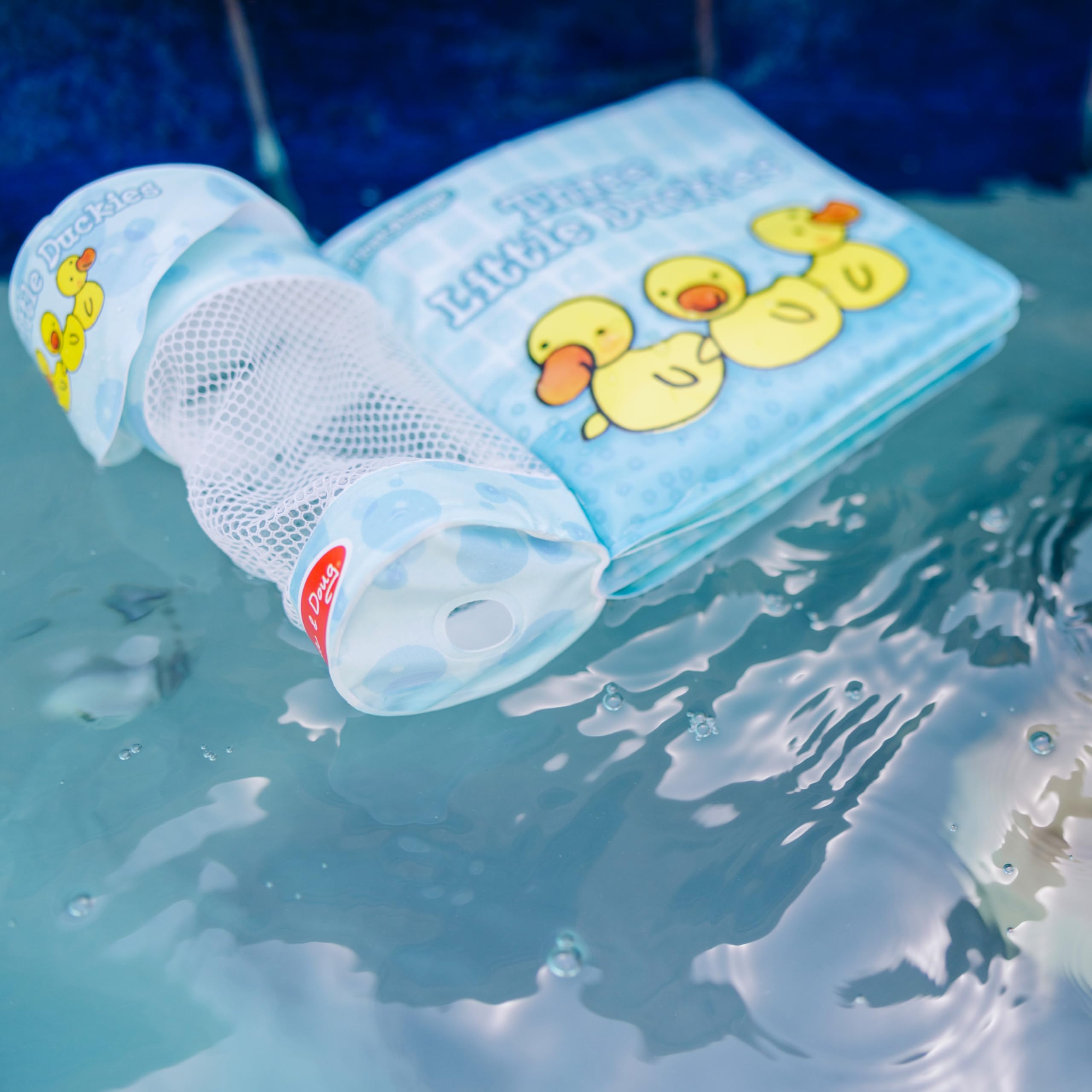 Melissa & Doug Children's Book - Float-Alongs: Three Little Duckies (Bath Book + 3 Floating Duck Toys)