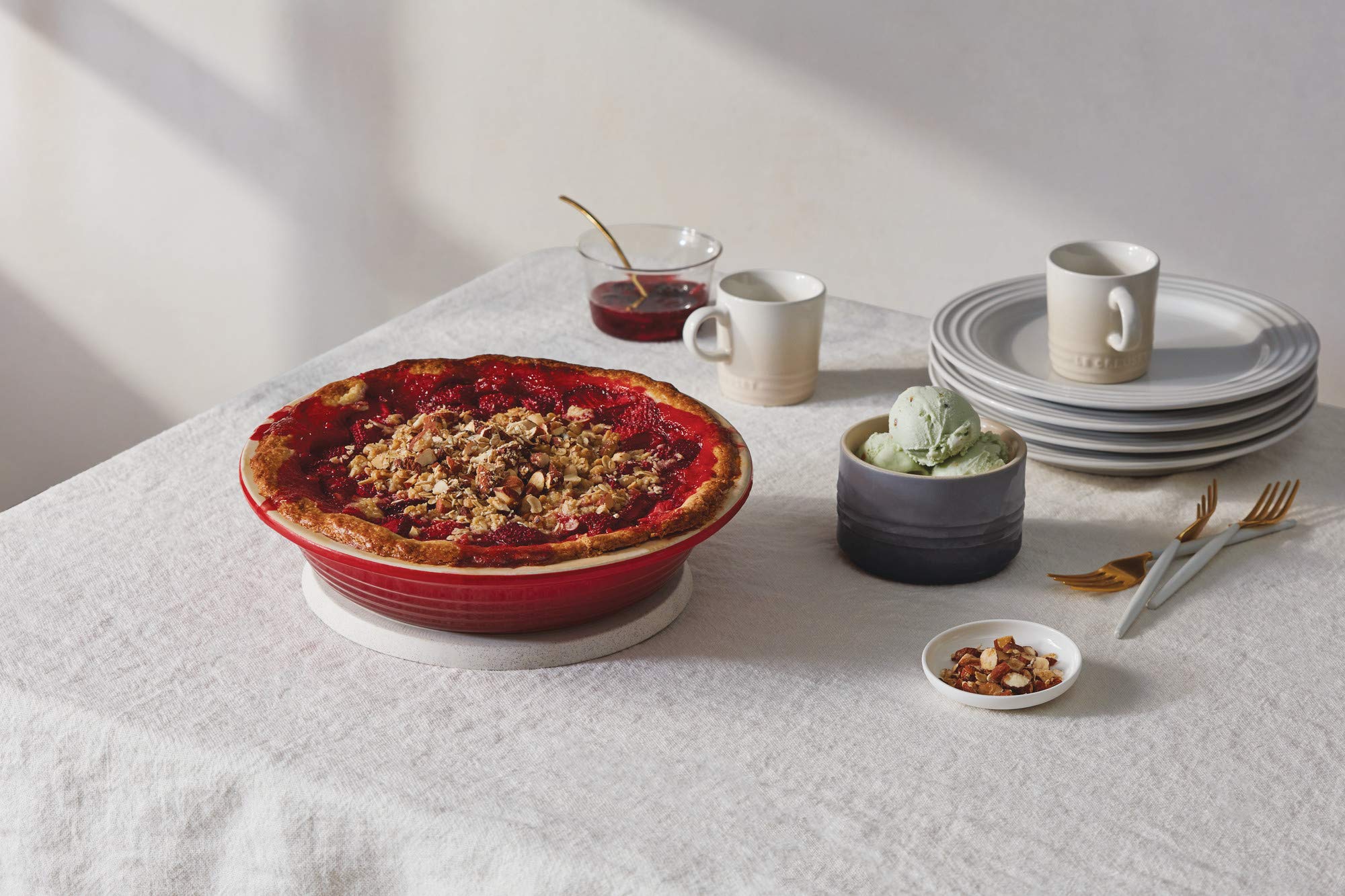 Le Creuset Stoneware Pie Dish, 9", Cerise