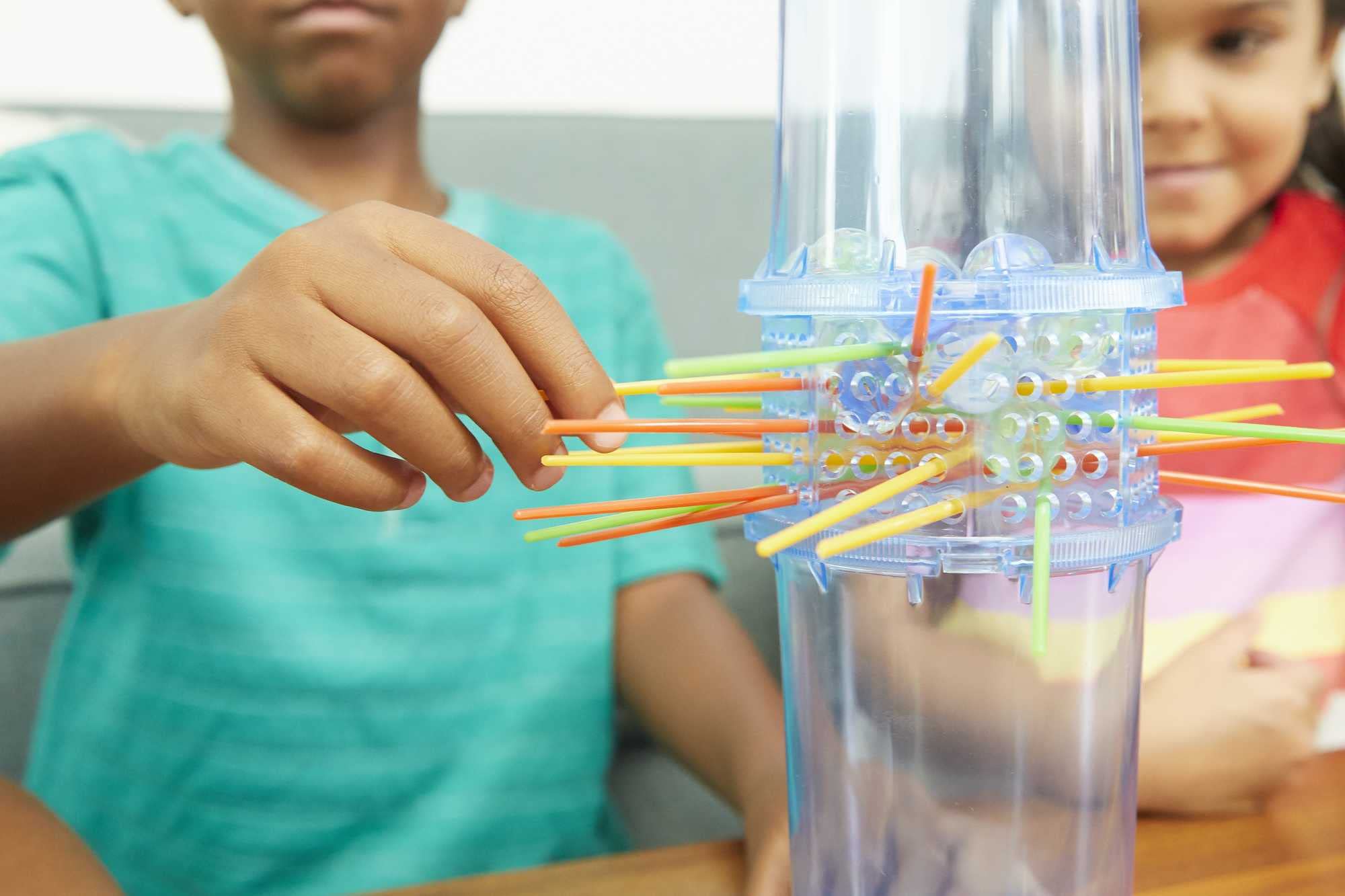 Mattel Games KerPlunk Kids Game, Family Game for Kids & Adults with Simple Rules, Don't Let the Marbles Fall for 2-4 Players