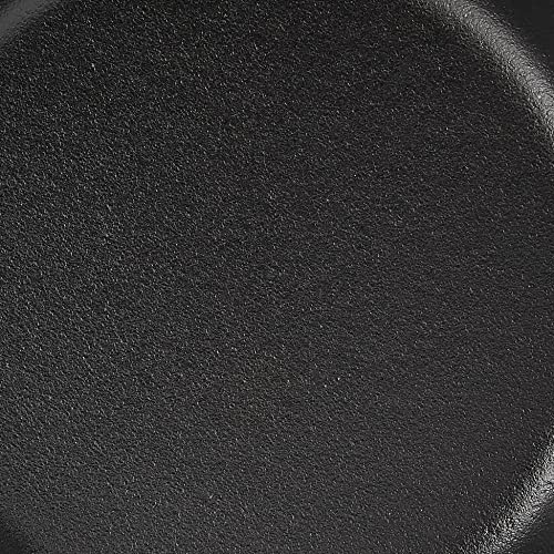 Lodge Wildlife Series - 8 Inch Seasoned Cast Iron Skillet with Duck Scene