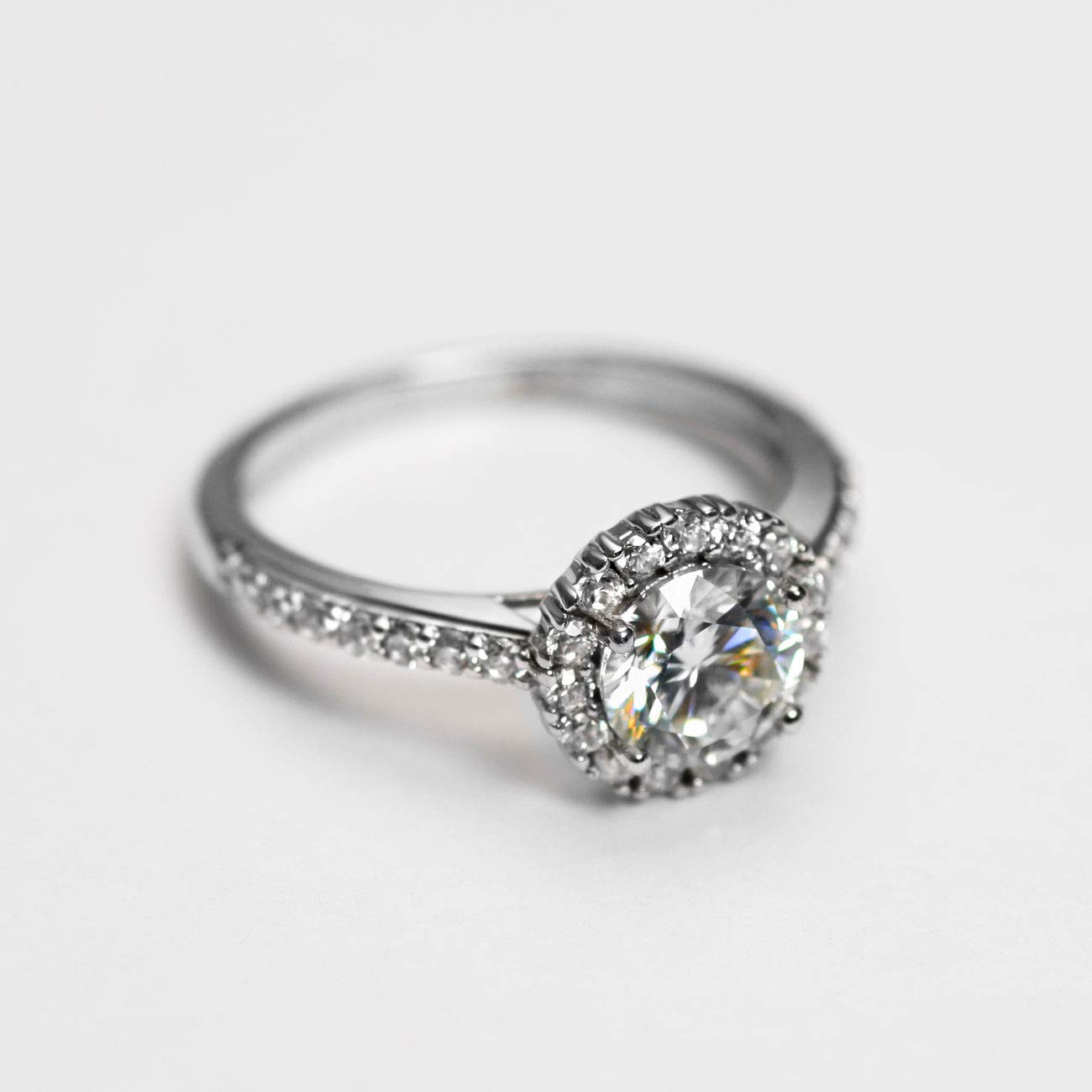 Michooyel 1.0ct Moissanite Engagement Ring 925 Sterling Silver Diamond Wedding Bands Ring Surrounded D Color, VVS Clarity Moissanite Jewelry for Women