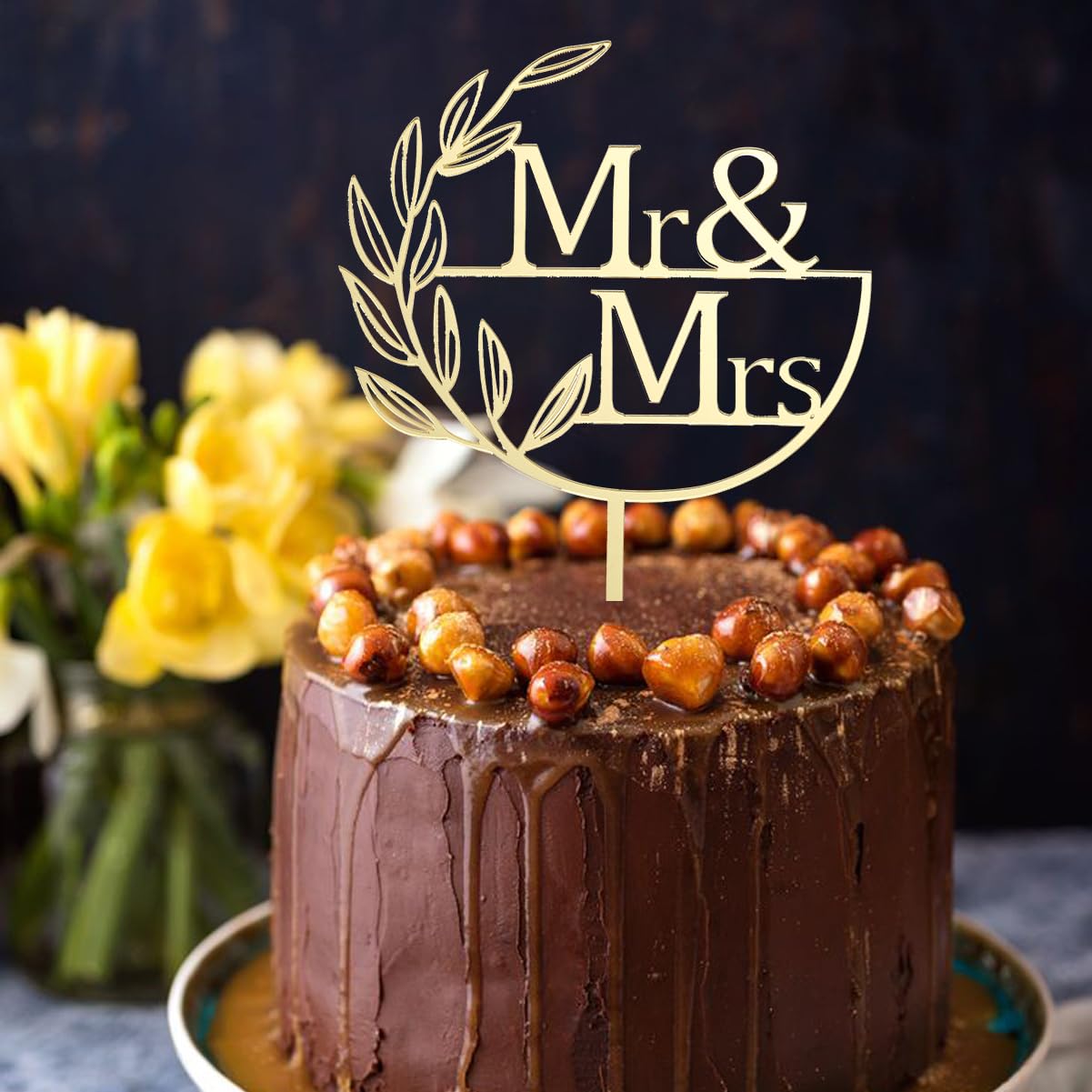 Mr and Mrs Cake Toppers,Cake Toppers for Wedding,Mirrored Gold Acrylic, Bride and Groom Cake Toppers,Wedding, Bridal Shower, Engagement, Anniversary Cake Decorations。