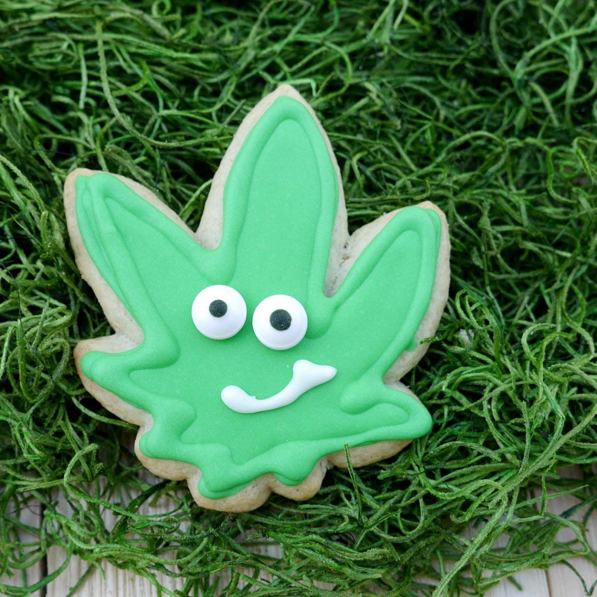 Sweet Cookie Crumbs Cookie Cutter - 3 Piece Set - Stainless Steel (Hemp Leaf)
