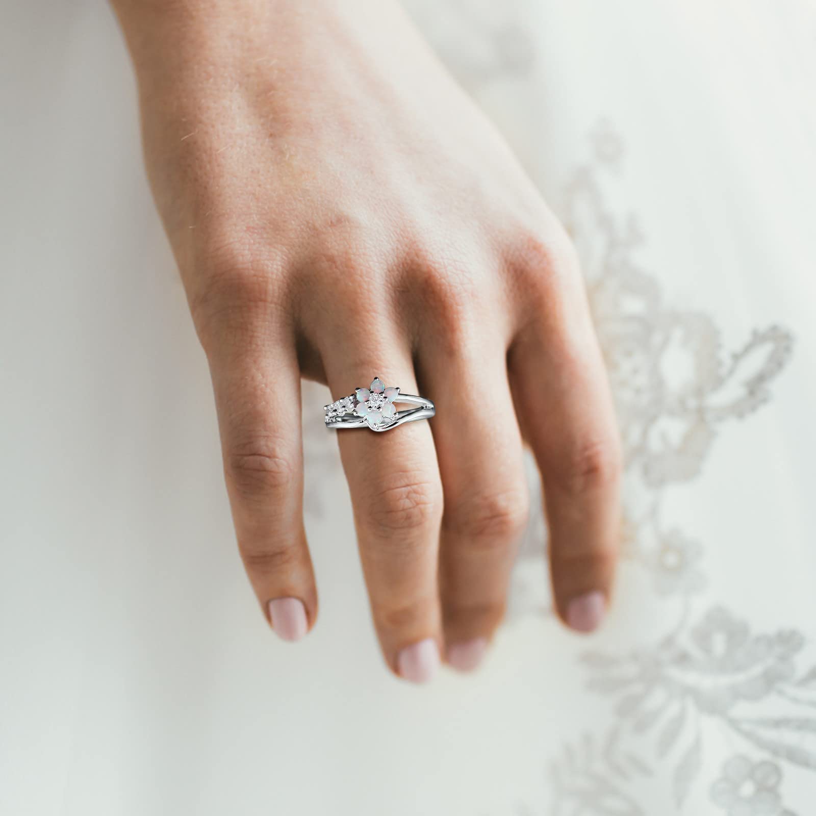 Vintage Exquisite Rings for Women Pink White Opal Zircon Copper Ring Simple and Exquisite Flower Ladies Ring