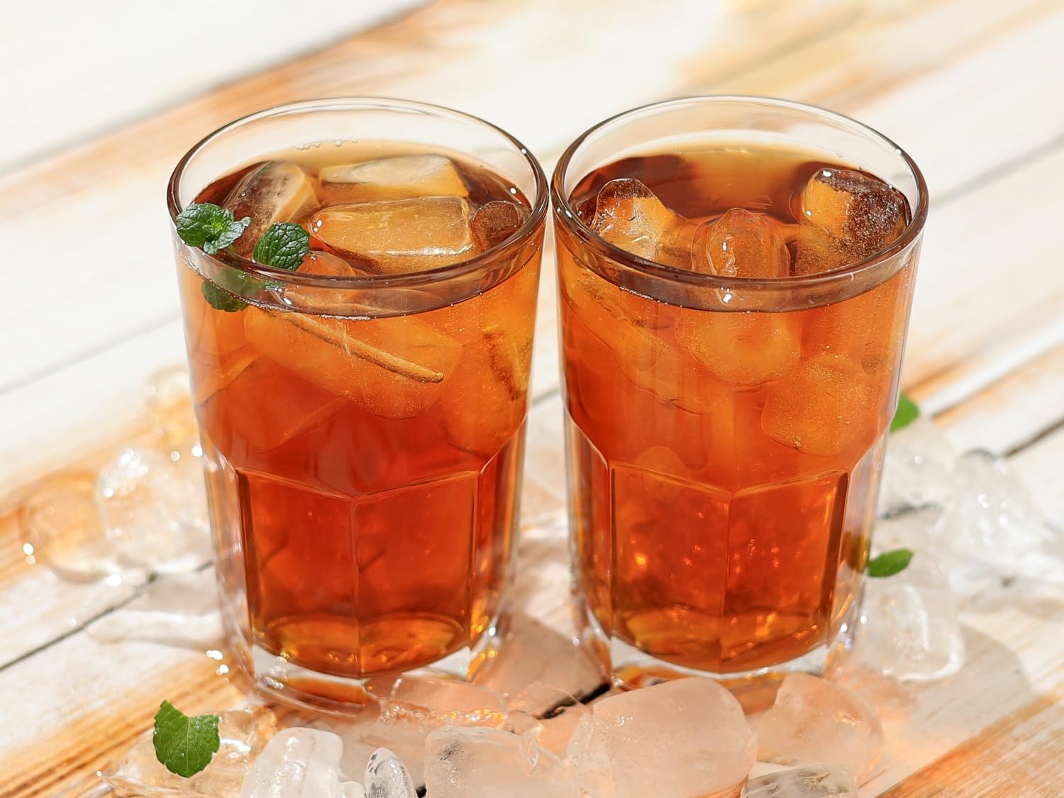Luzianne Tea Concentrate 64 Ounce Southern Iced Tea Bundled by Louisiana Pantry (Unsweetened, 2 Pack)