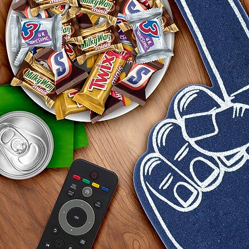 SNICKERS, TWIX, 3 MUSKETEERS & MILKY WAY Minis Size Chocolate Candy Variety Mix, 67.2-Ounce 240 Pieces (Packaging May Vary)