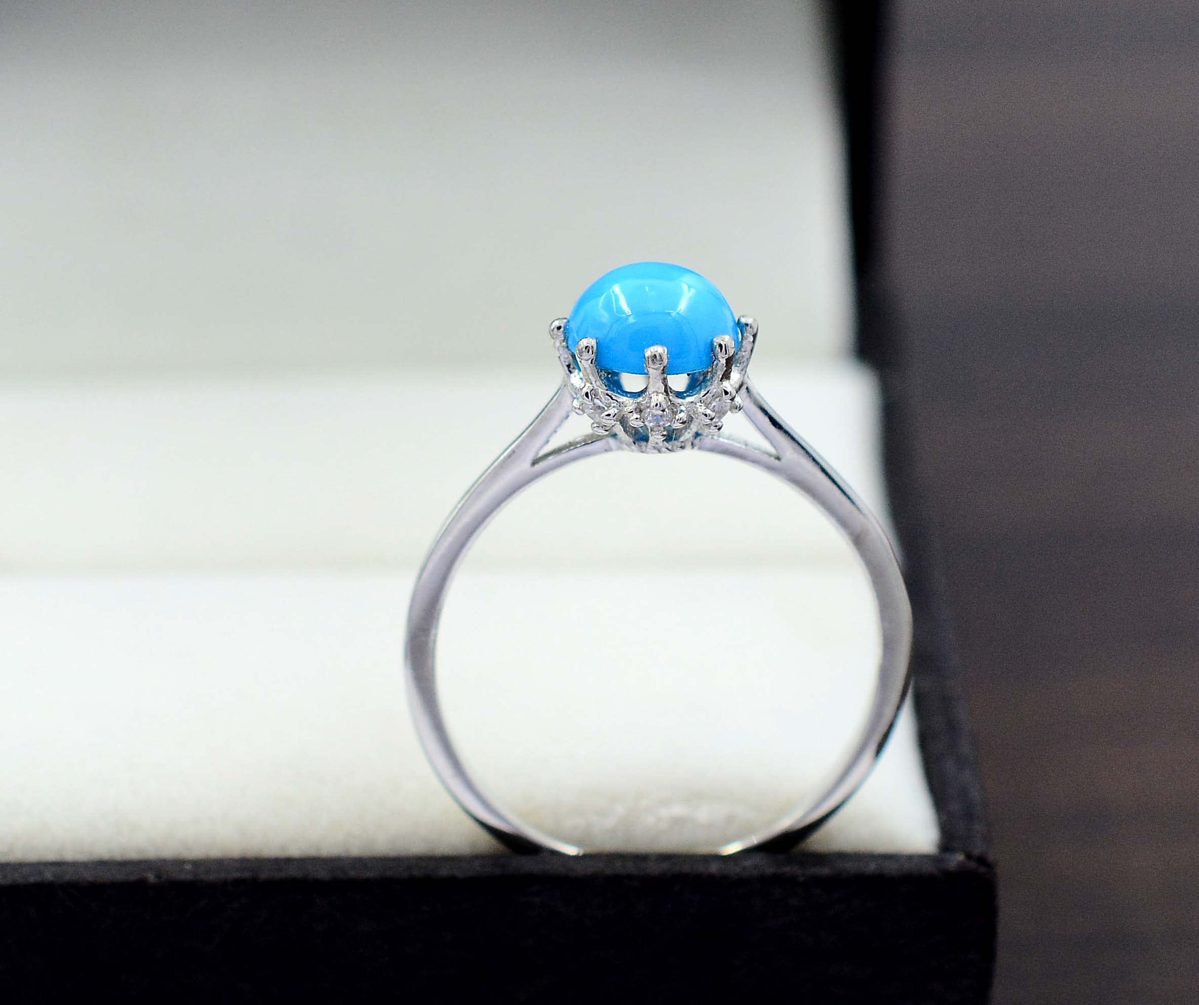 Natural Blue Sleeping Beauty Turquoise Cabochon Gemstone 7 MM Round 925 Sterling Silver December Birthstone Solitaire Unisex Proposal Ring For Engagement Gift (Rhodium Plated Silver, 7.5)