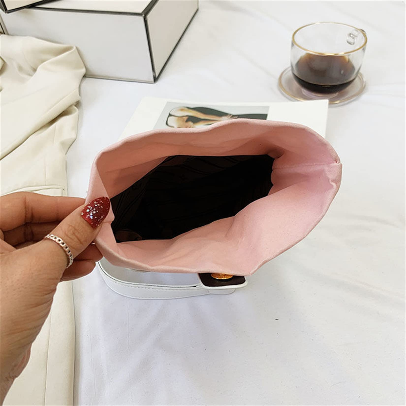 Women Cute Cat Bowknot Magnetic Snap Closure Small Bucket Bag Kawaii Purses Shoulder Handbags (White)