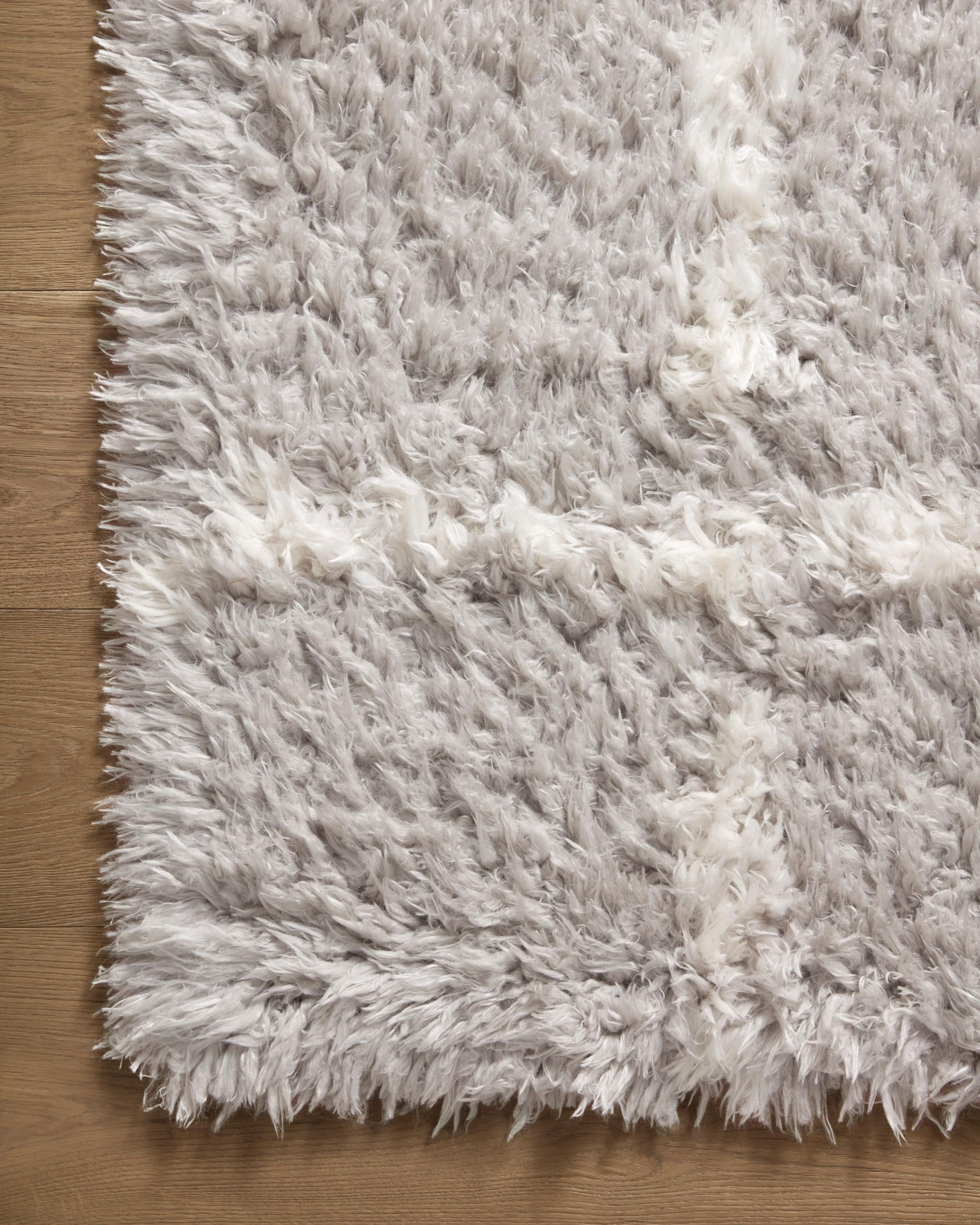 Loloi Angela Rose Amira Collection AMI-04 Silver / Ivory 9'-2" x 12'-6" Area Rug