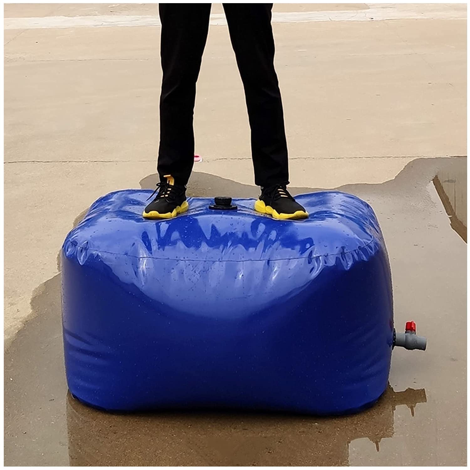 Large-Capacity Foldable Water Container Water Storage Bladder Collapsible Water Bladder Tanks Soft Drought-Resistant Water Bag Drought-Resistant and fire-Fighting Agricultural use Water Tank(240L)