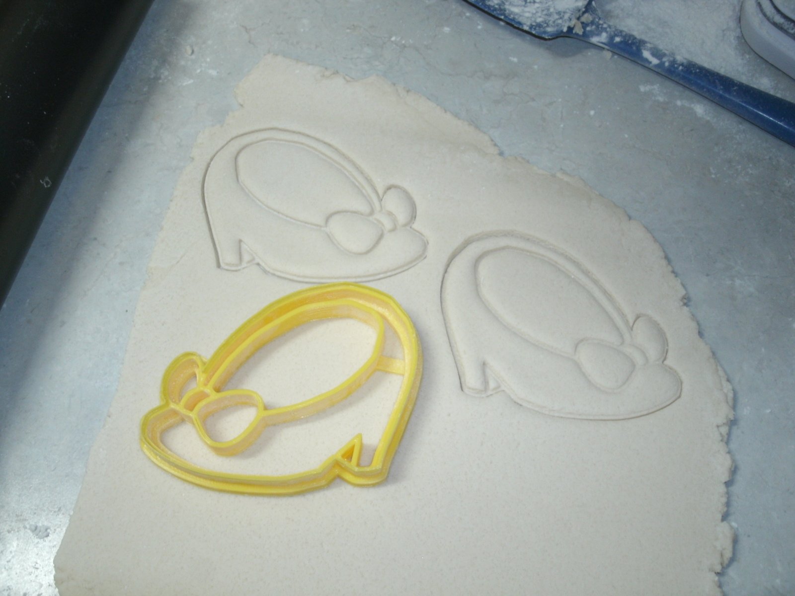 THEMED MAGICAL MOUSE WITH BOW CARTOON CHARACTER SET OF 4 COOKIE CUTTER BAKING TOOL USA PR533