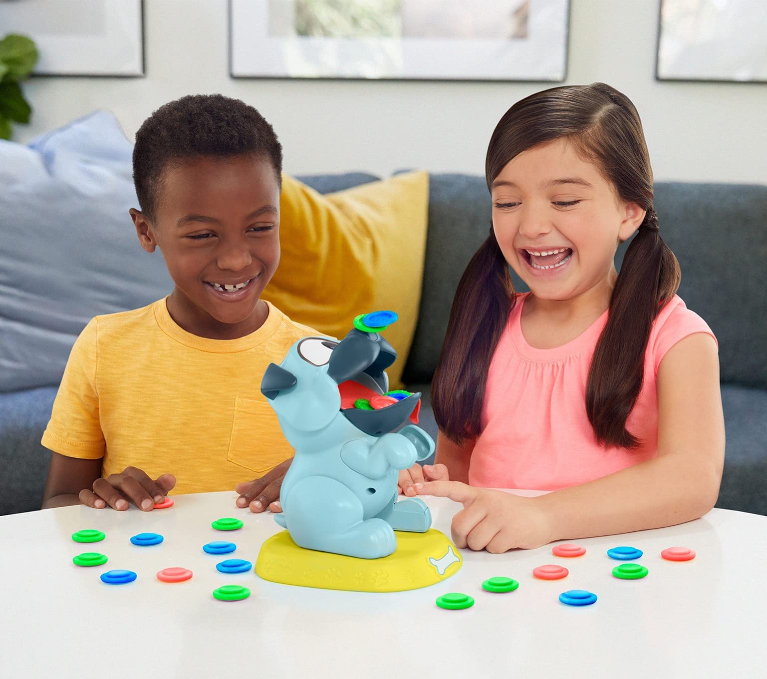 Mattel Games Puglicious Kids Game, Dog Treat-Stacking Challenge with Hungry Puppy, for Kids 5 Years & Older