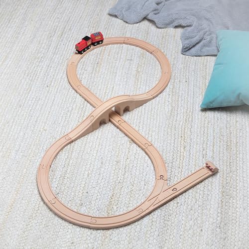 Melissa & Doug Classic Wooden Figure Eight Train Set (22 pcs)