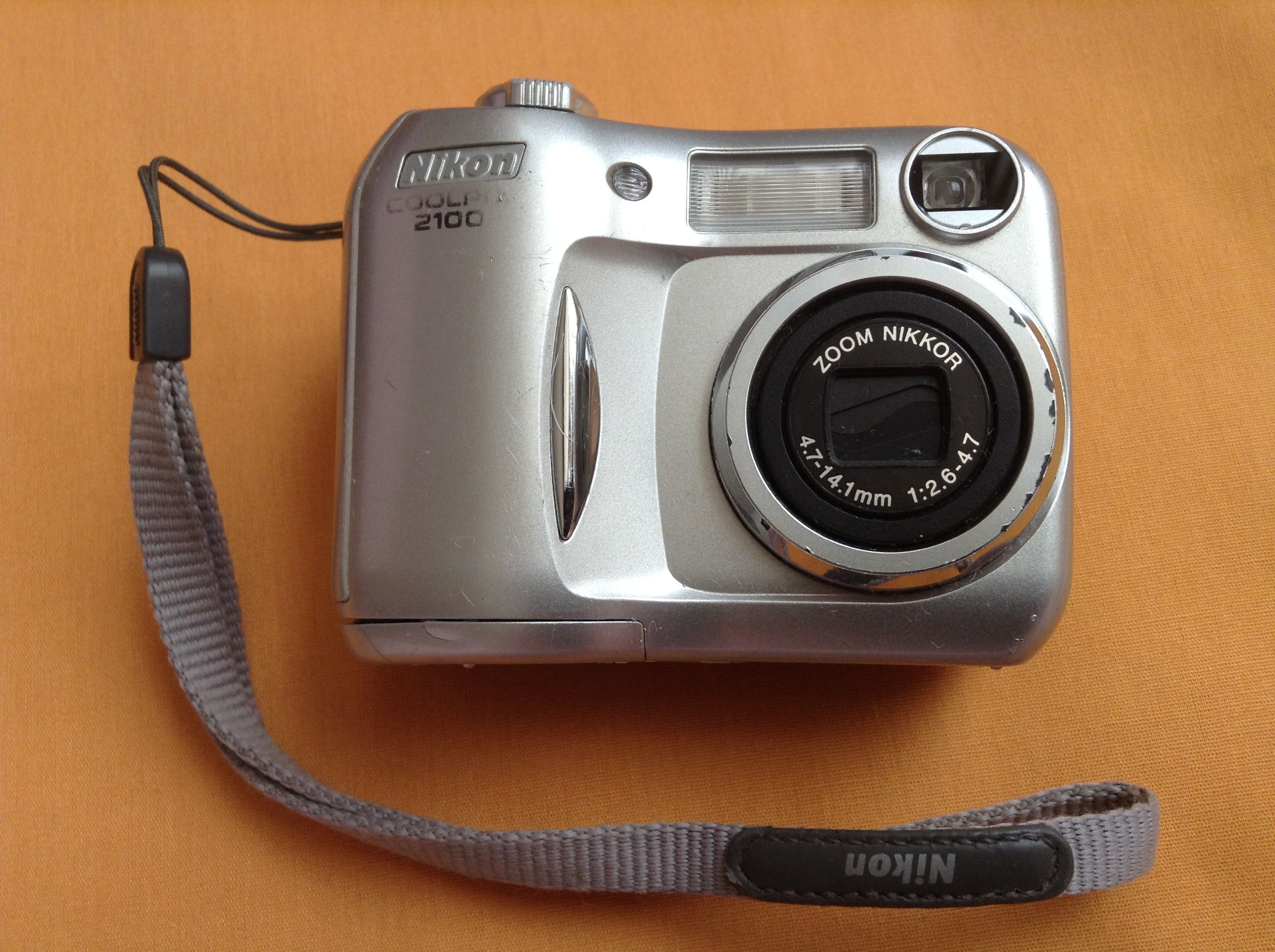 Nikon Coolpix 2100 2MP Digital Camera w/ 3x Optical Zoom