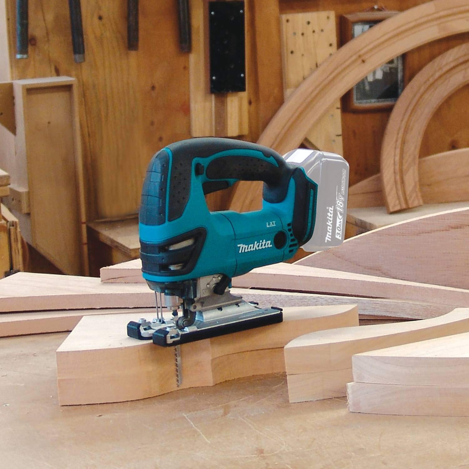 Makita XPK01Z 18V LXT Lithium-Ion Cordless 3-1/4-Inch Planer, Tool Only & XVJ03Z 18V LXT Lithium-Ion Cordless Jig Saw, Tool Only