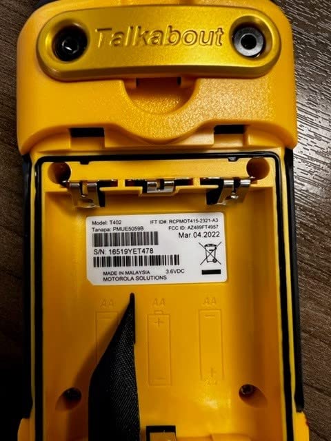MOTOROLA Talkabout T402 Rechargeable Two-Way Radios (2-Pack)