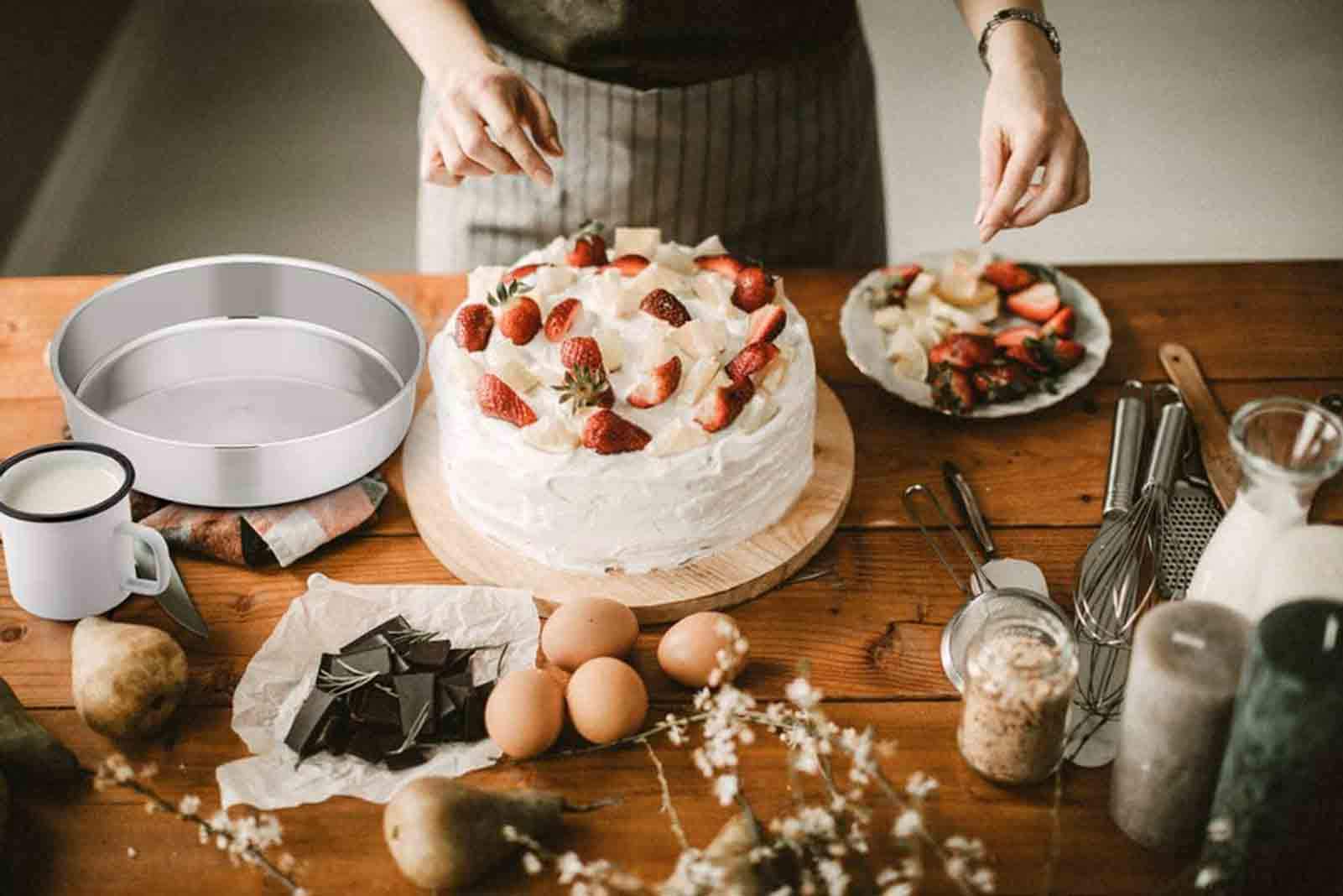 TeamFar Cake Pan Set of 2, 8 Inch Cake Pan Round Tier Cake Pan Set Stainless Steel, Healthy & Heavy Duty, Mirror Finish & Easy Clean, Dishwasher Safe