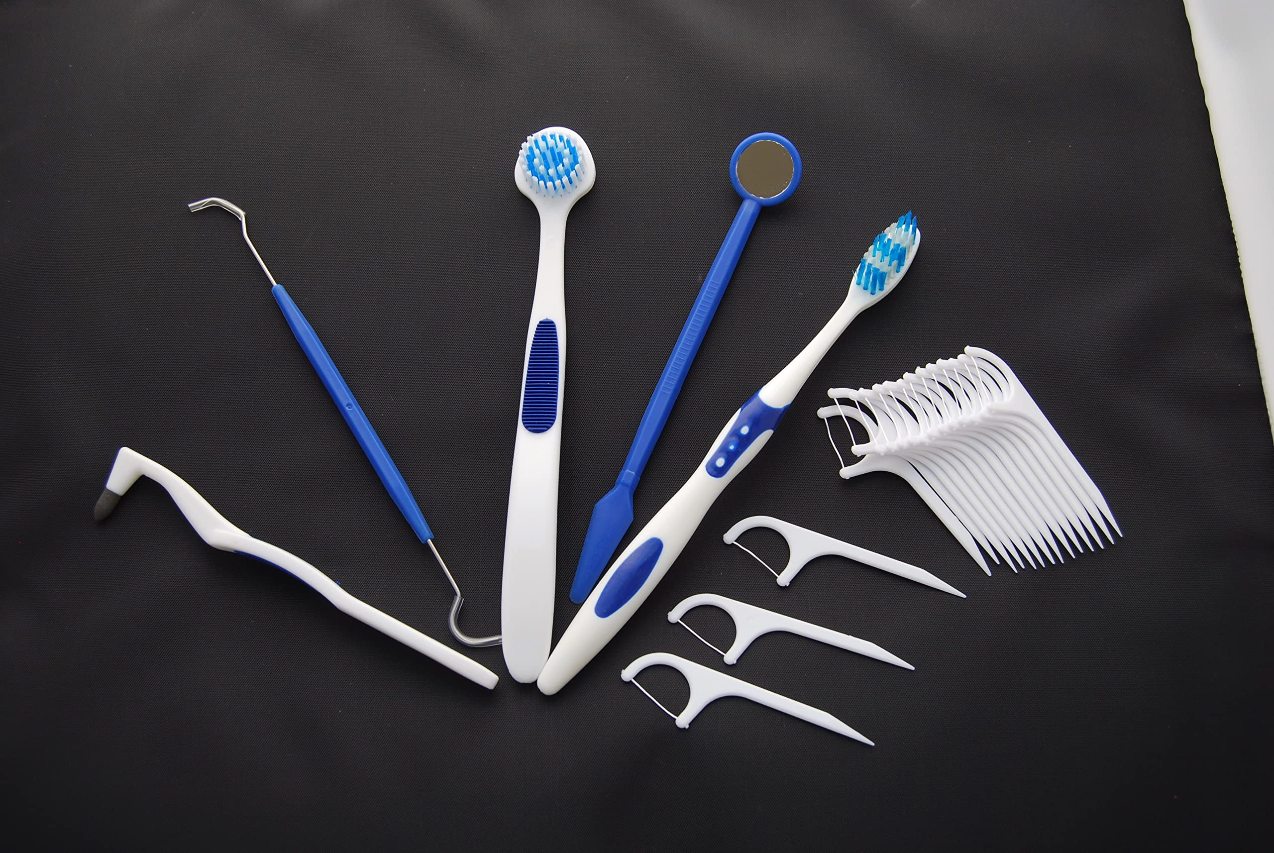 USN 20 Piece Dental Care Hygiene Set
